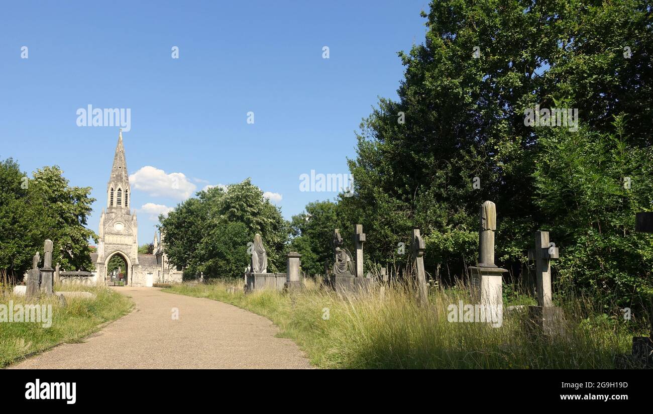 Hampstead cemetery hi-res stock photography and images - Alamy