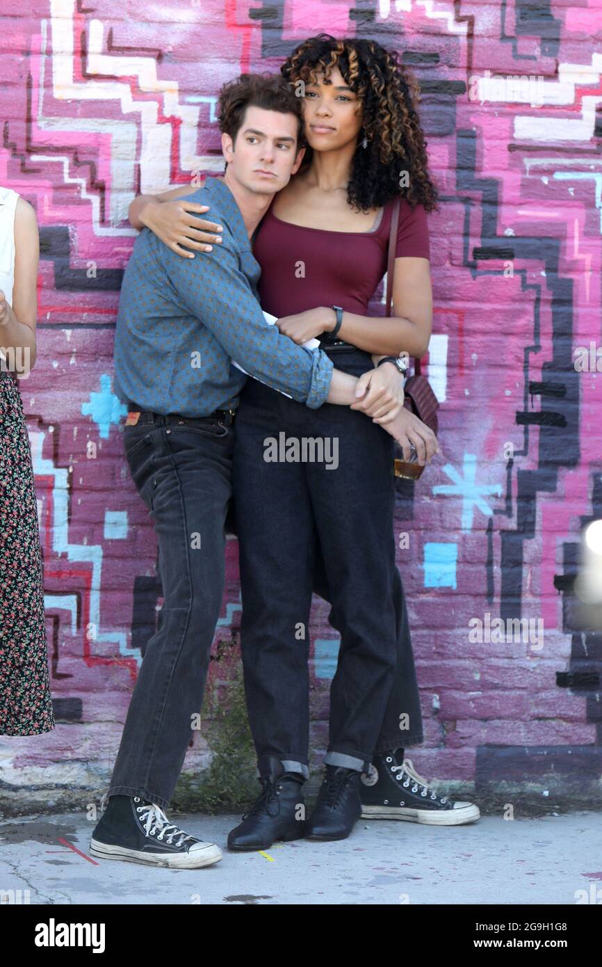 New York - NY - 20210616 Andrew Garfield and Alexandra Shipp filming a ...