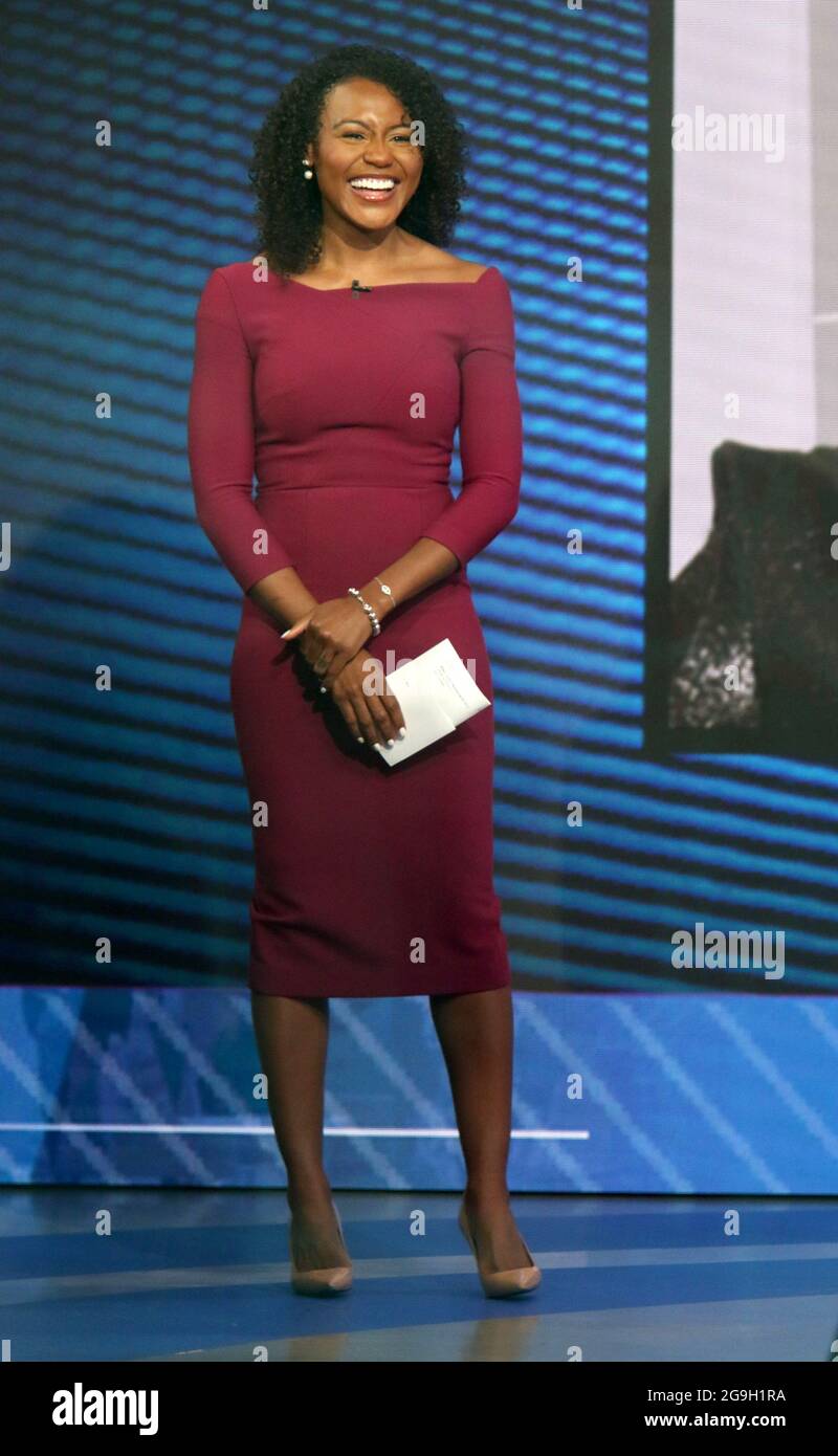 New York - NY - 20210629 Michael StrahanRobin RobertsJanai Norman and ...