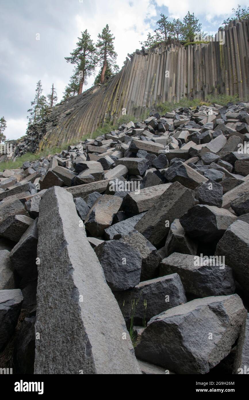 Devil's Postpile National Monument features unique basalt formations ...