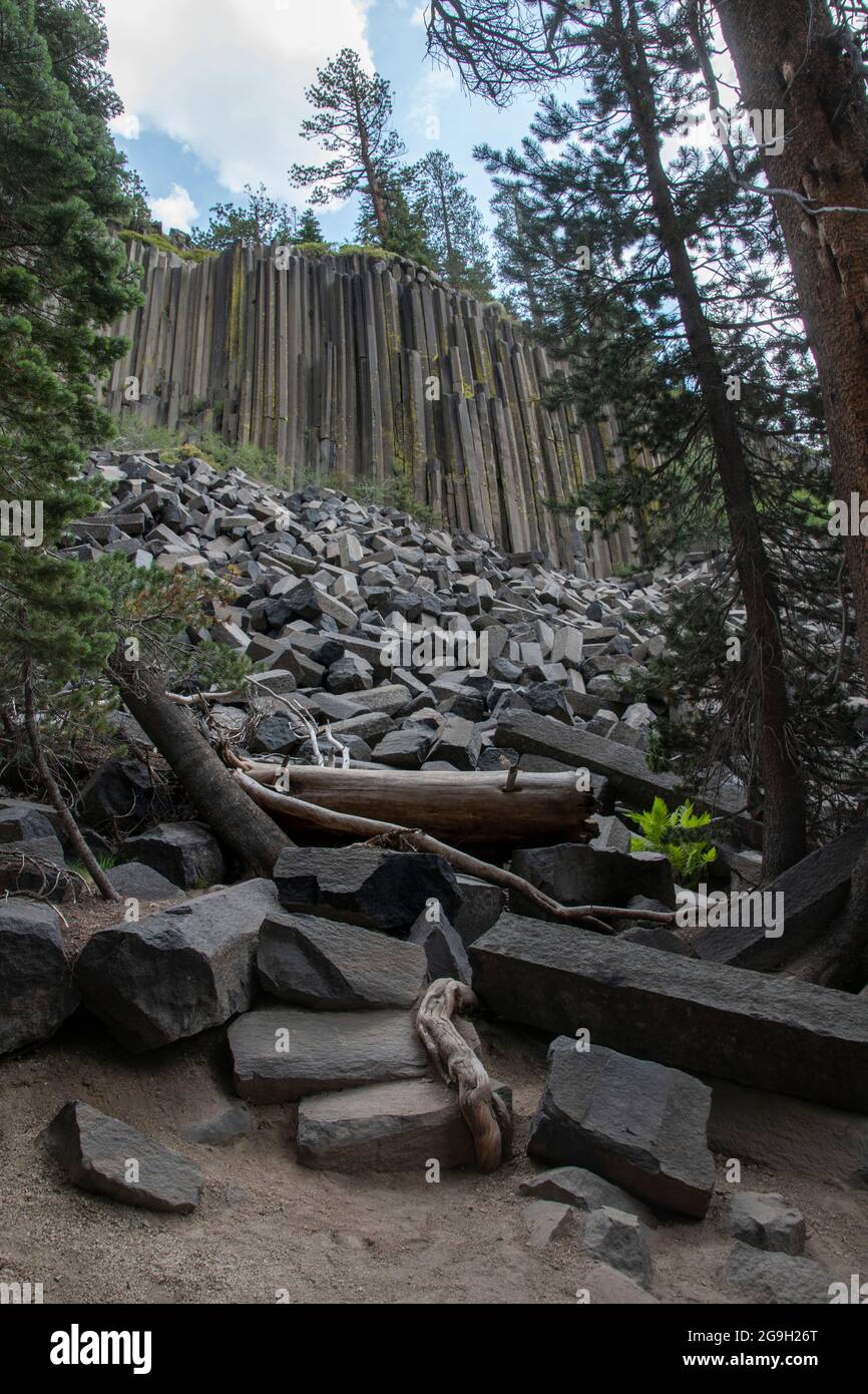 Devil's Postpile National Monument features unique basalt formations ...