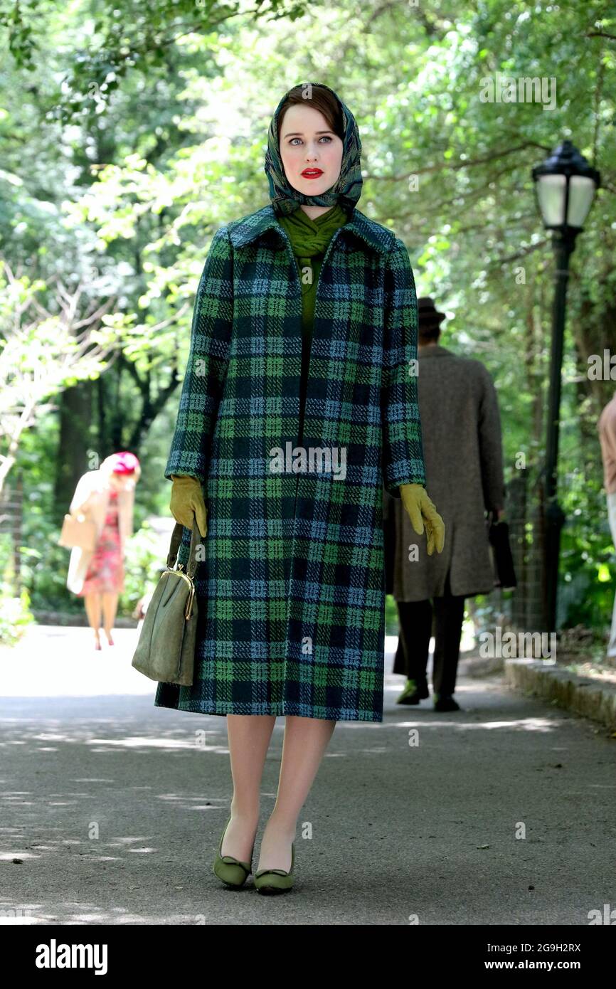 New York - NY - 20210613 Rachel Brosnahan and Milo Ventimiglia wear ...