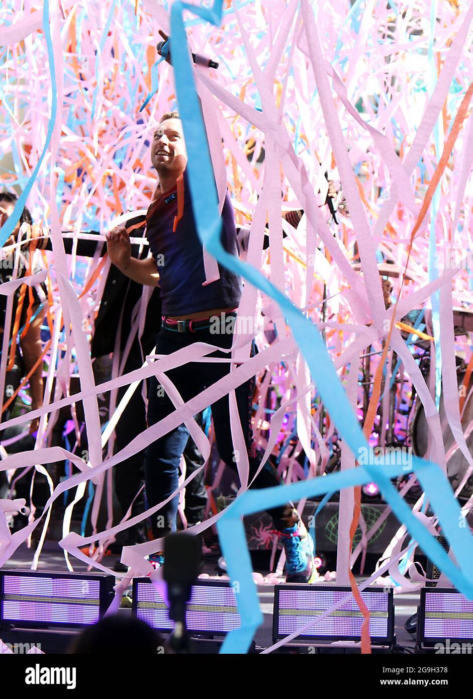 New York - NY - 20210617 Chris Martin of Coldplay performs at the Today ...
