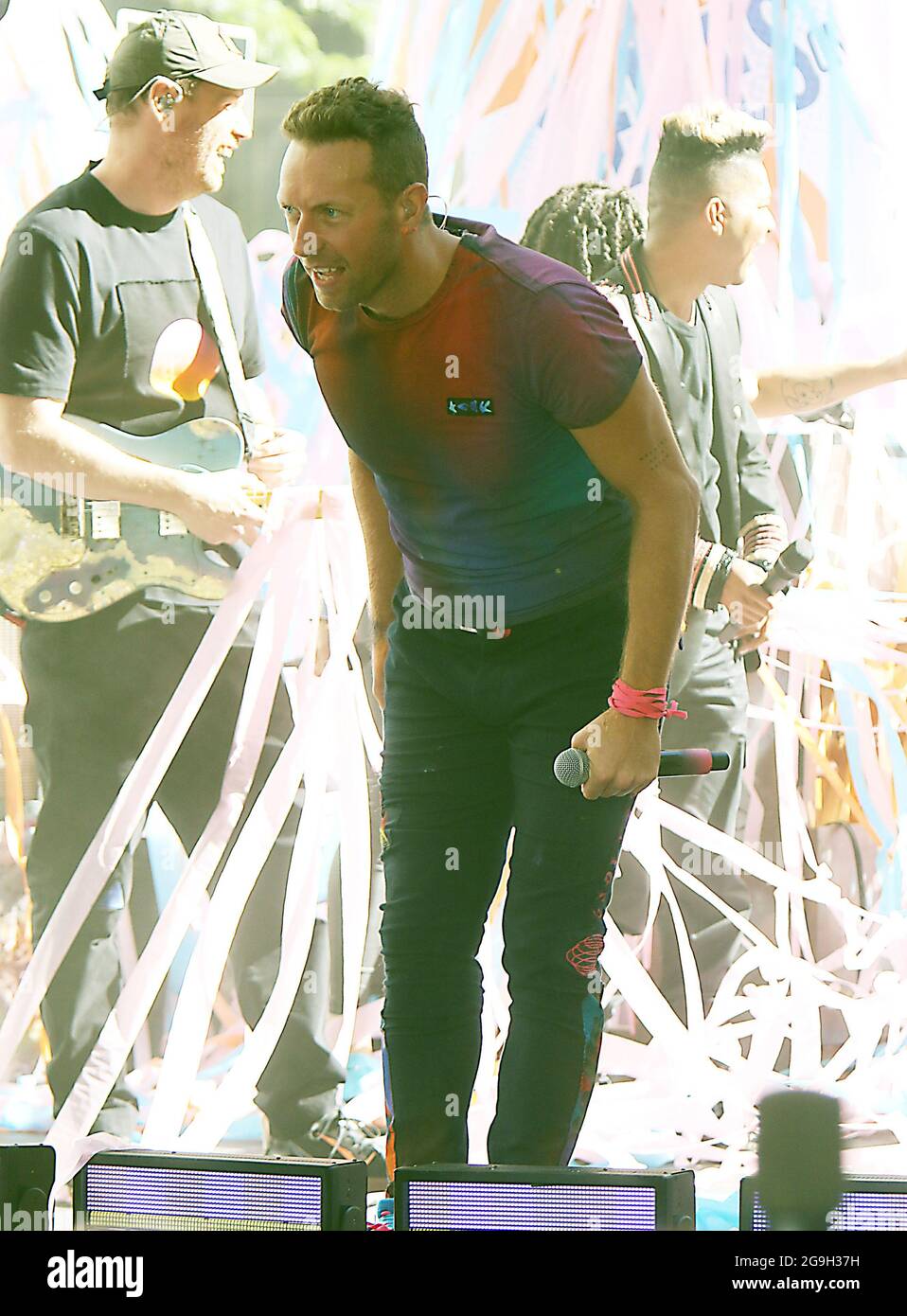 New York - NY - 20210617 Chris Martin of Coldplay performs at the Today ...