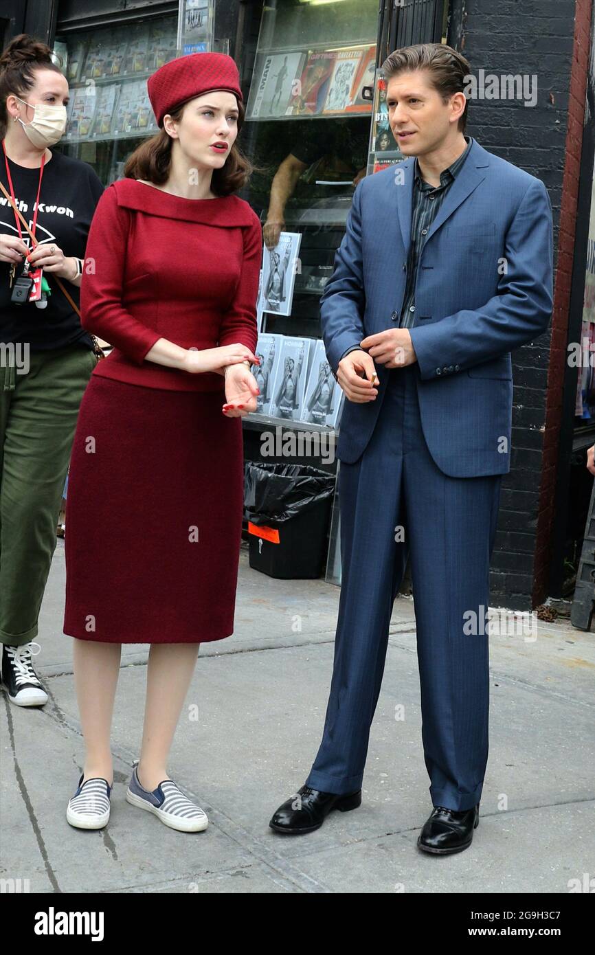 New York - NY - 20210606 Rachel Brosnahan and Michael Zegen film scenes ...