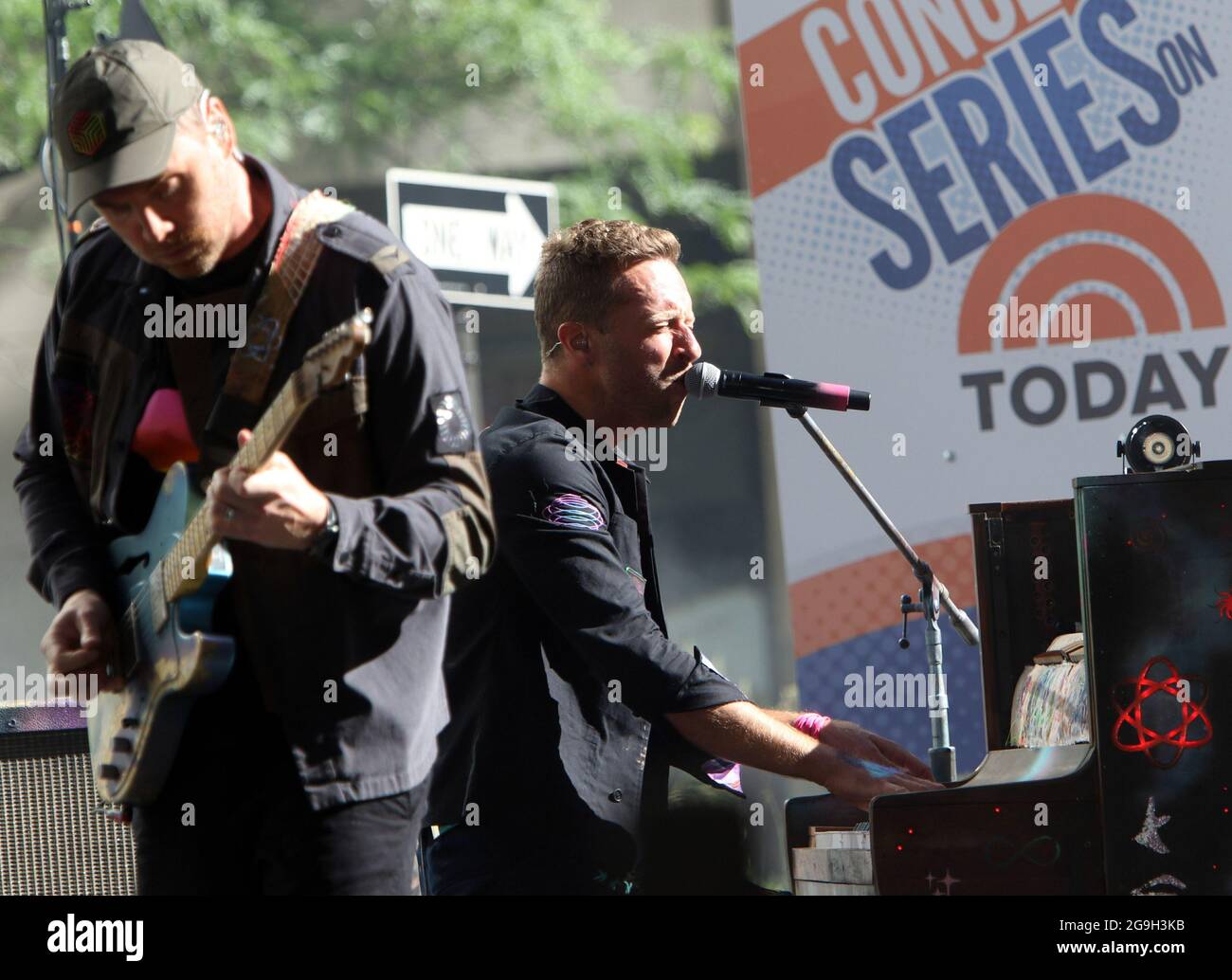 New York - NY - 20210617 Chris Martin of Coldplay performs at the Today ...