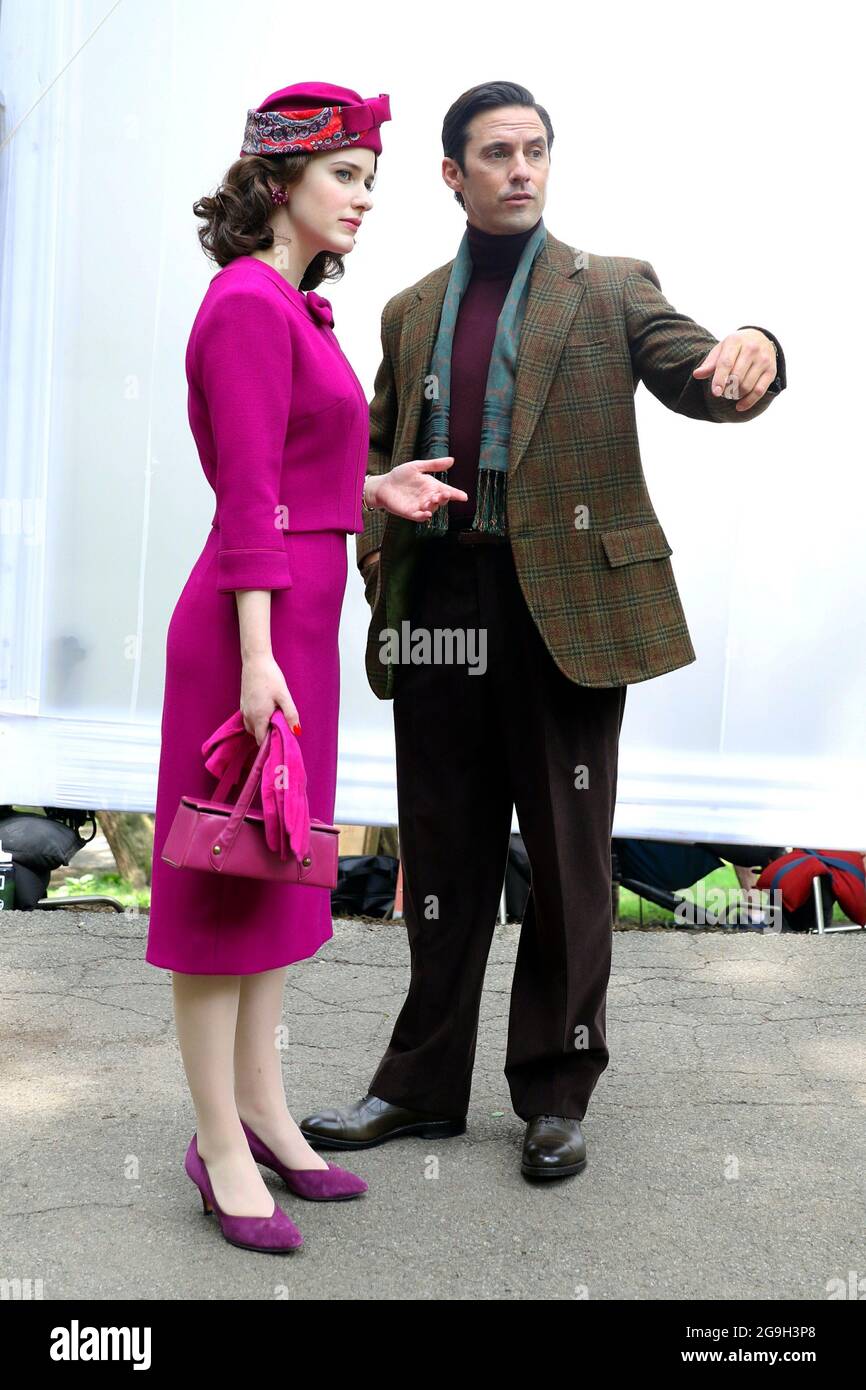 New York - NY - 20210613 Rachel Brosnahan and Milo Ventimiglia wear ...