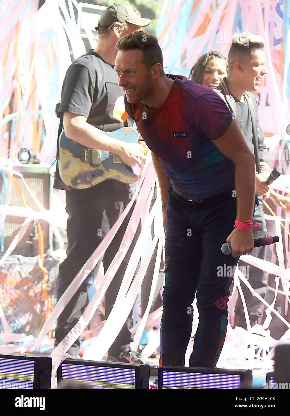 New York - NY - 20210617 Chris Martin of Coldplay performs at the Today ...