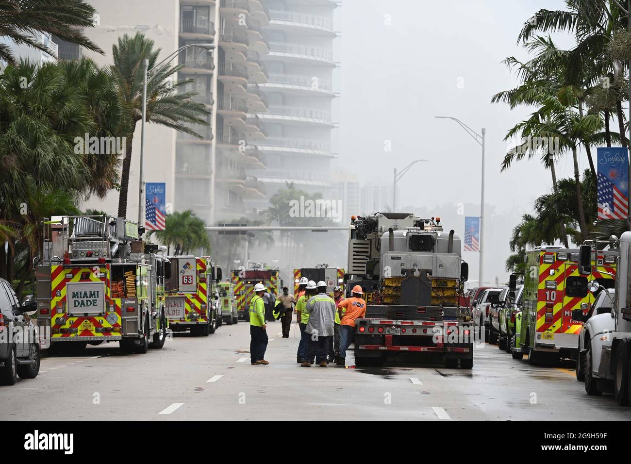 Miami - FL - 20210625-Search and Recovery Continues for Missing Persons ...