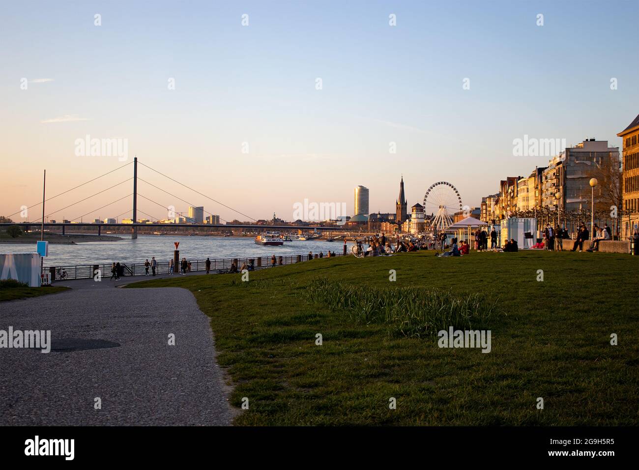 The skyline of Dusseldorf from the Rhine promenade Stock Photo - Alamy