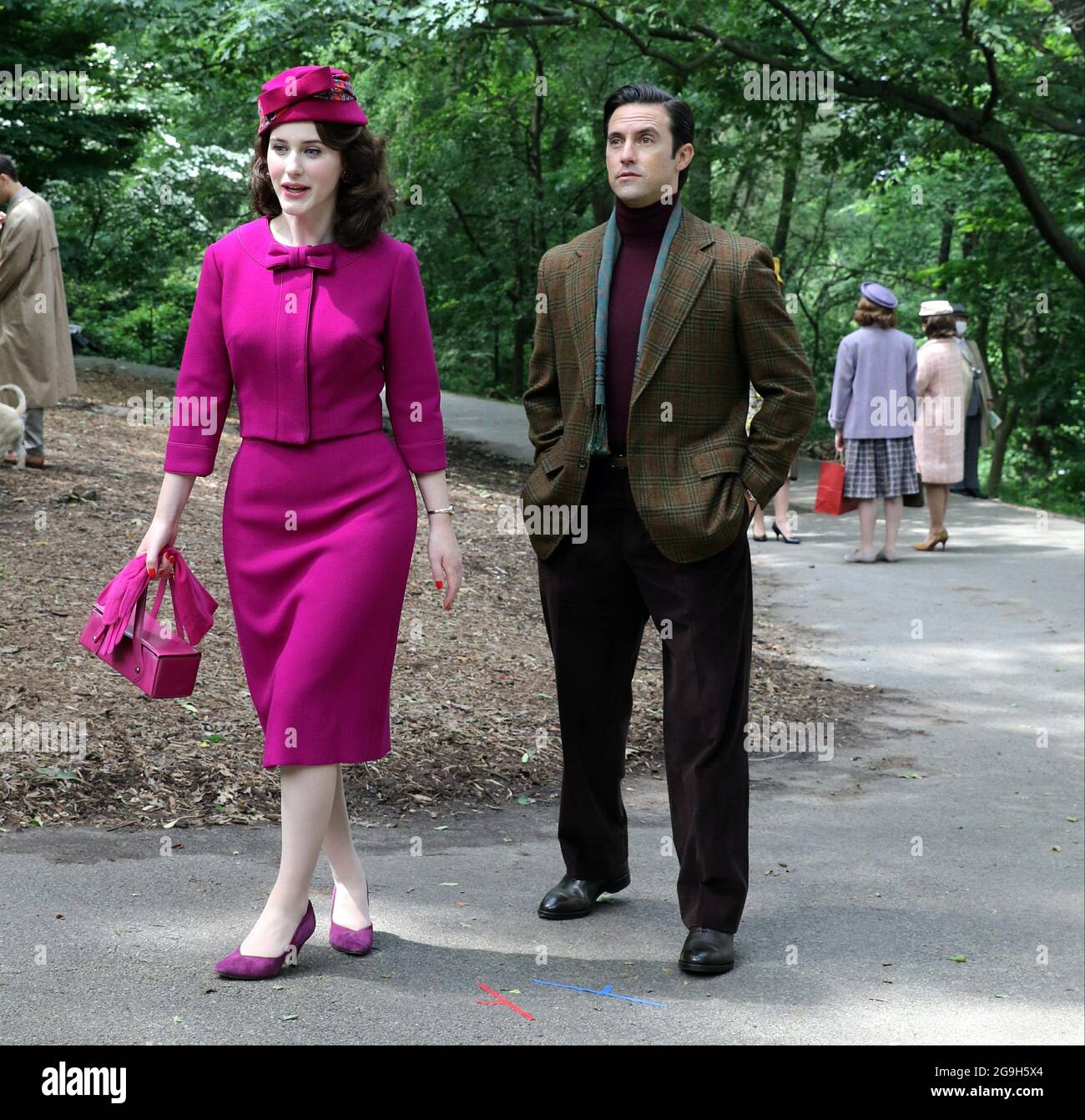 New York - NY - 20210613 Rachel Brosnahan and Milo Ventimiglia wear ...