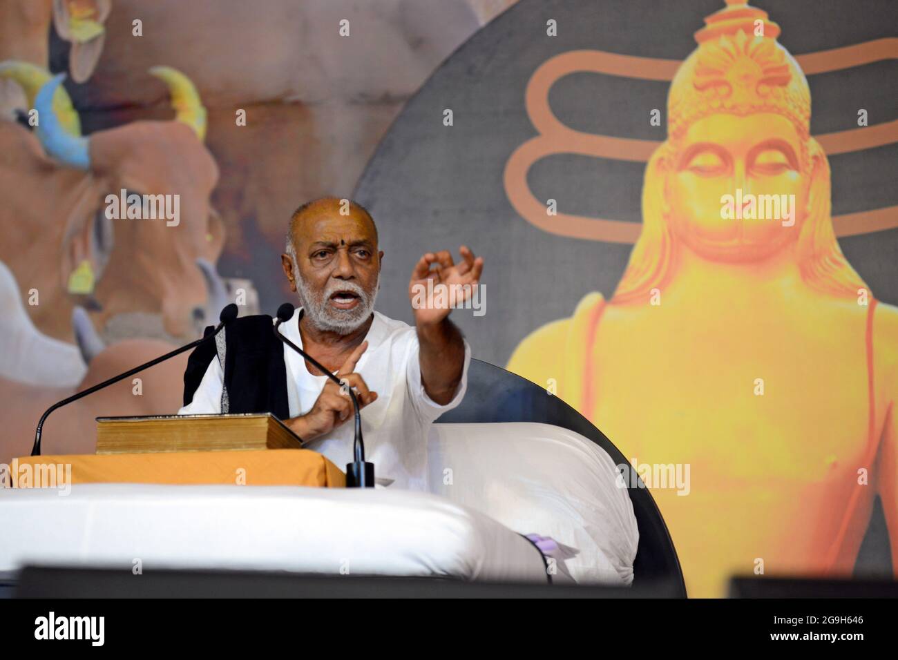 Indian Hindu Sant Morari Bapu narrates mythological story of Lord Rama ...