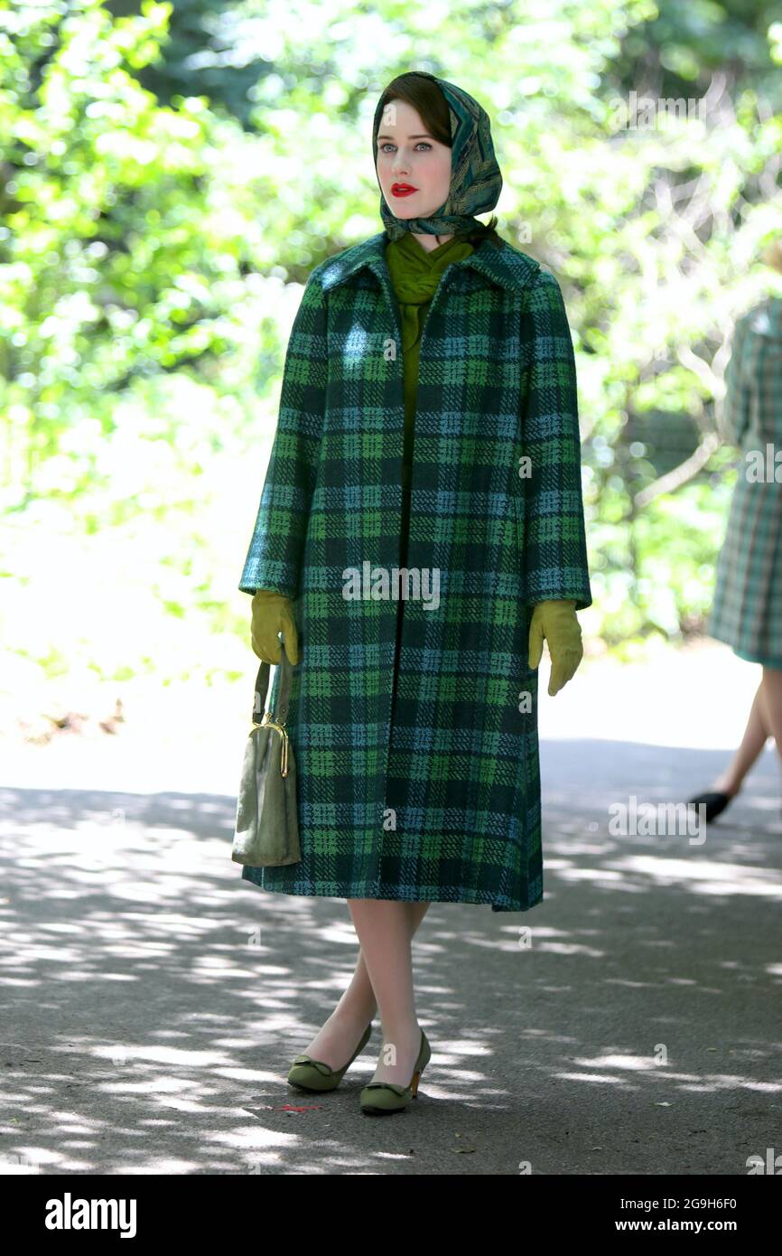 New York - NY - 20210613 Rachel Brosnahan and Milo Ventimiglia wear ...