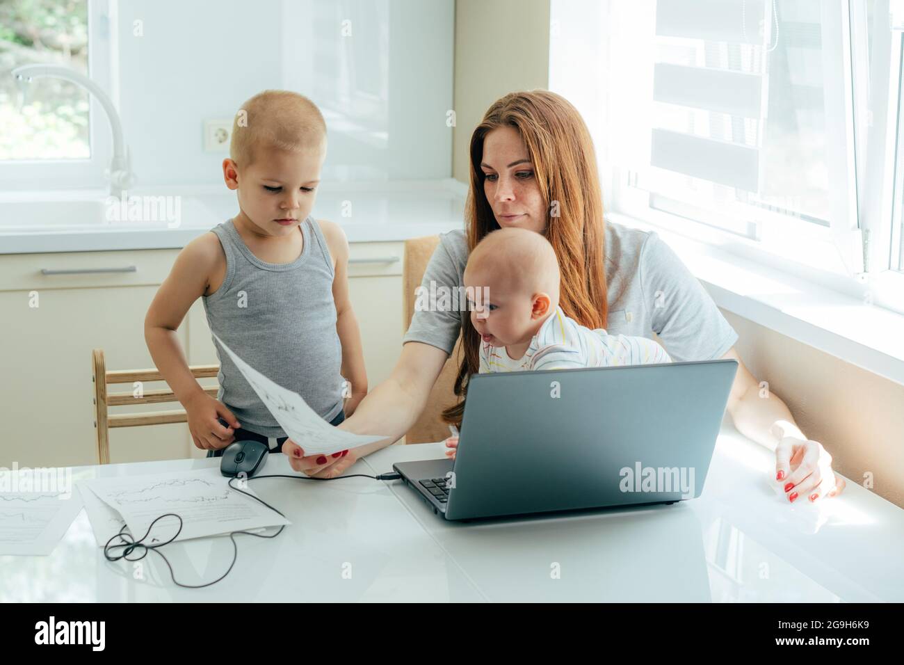 Babysitting work hi-res stock photography and images - Alamy