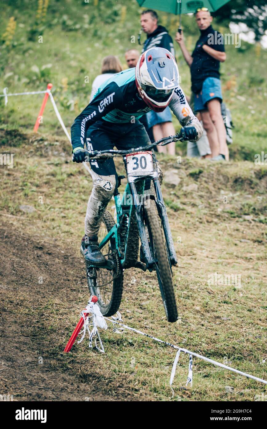 Henry kerr mountain bike hi-res stock photography and images - Alamy