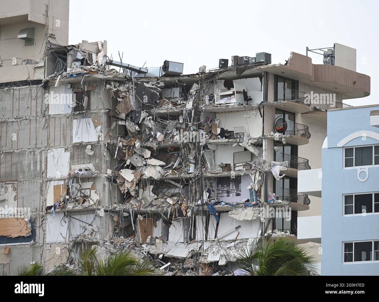 Miami - FL - 20210625-Search and Recovery Continues for Missing Persons ...