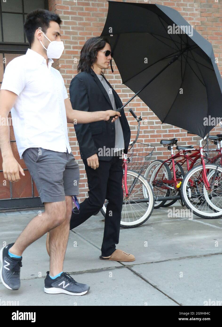 New York - NY - 20210607-Jared Leto Shielded From the sun on his way to ...