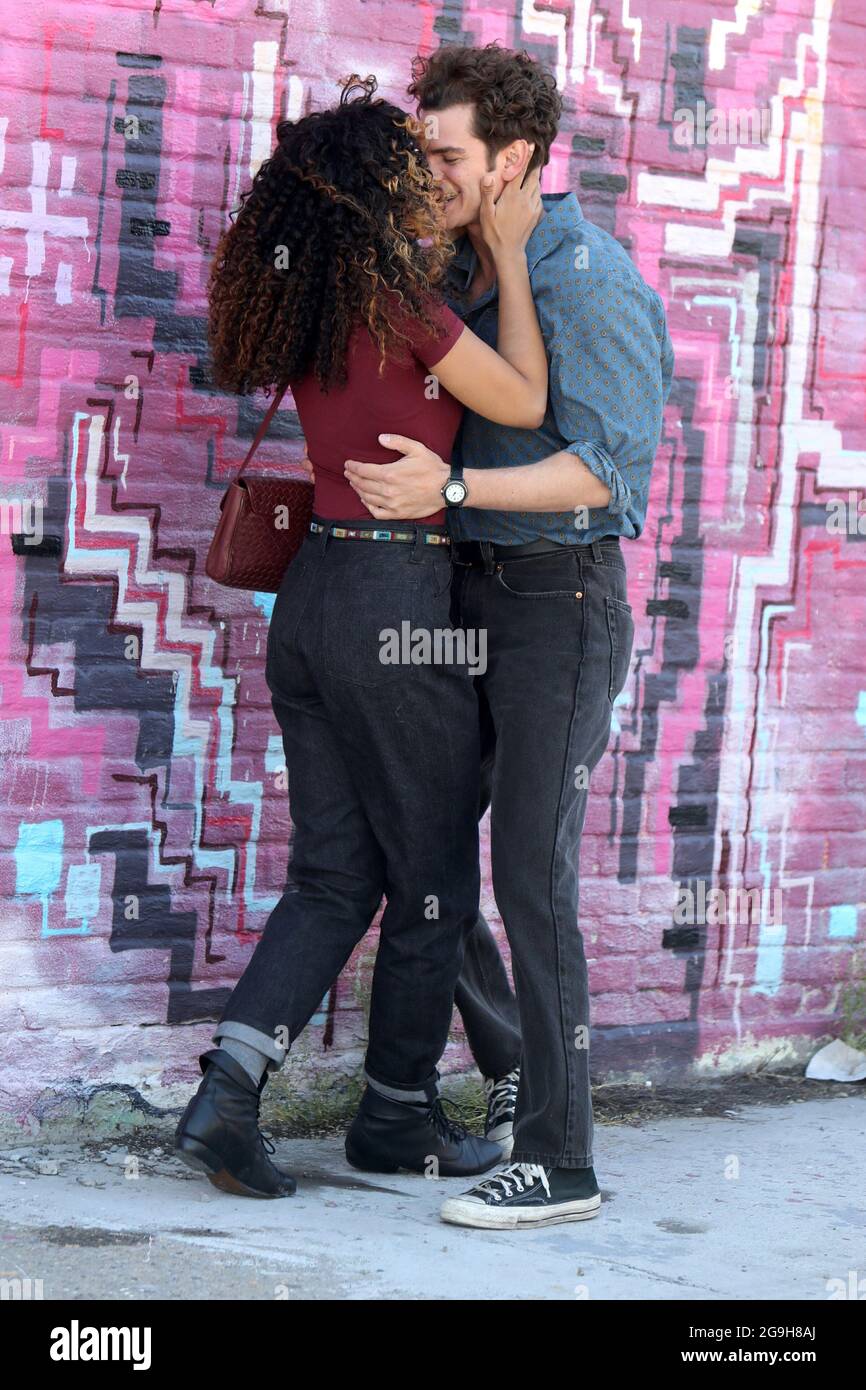 New York - NY - 20210616 Andrew Garfield and Alexandra Shipp filming a ...