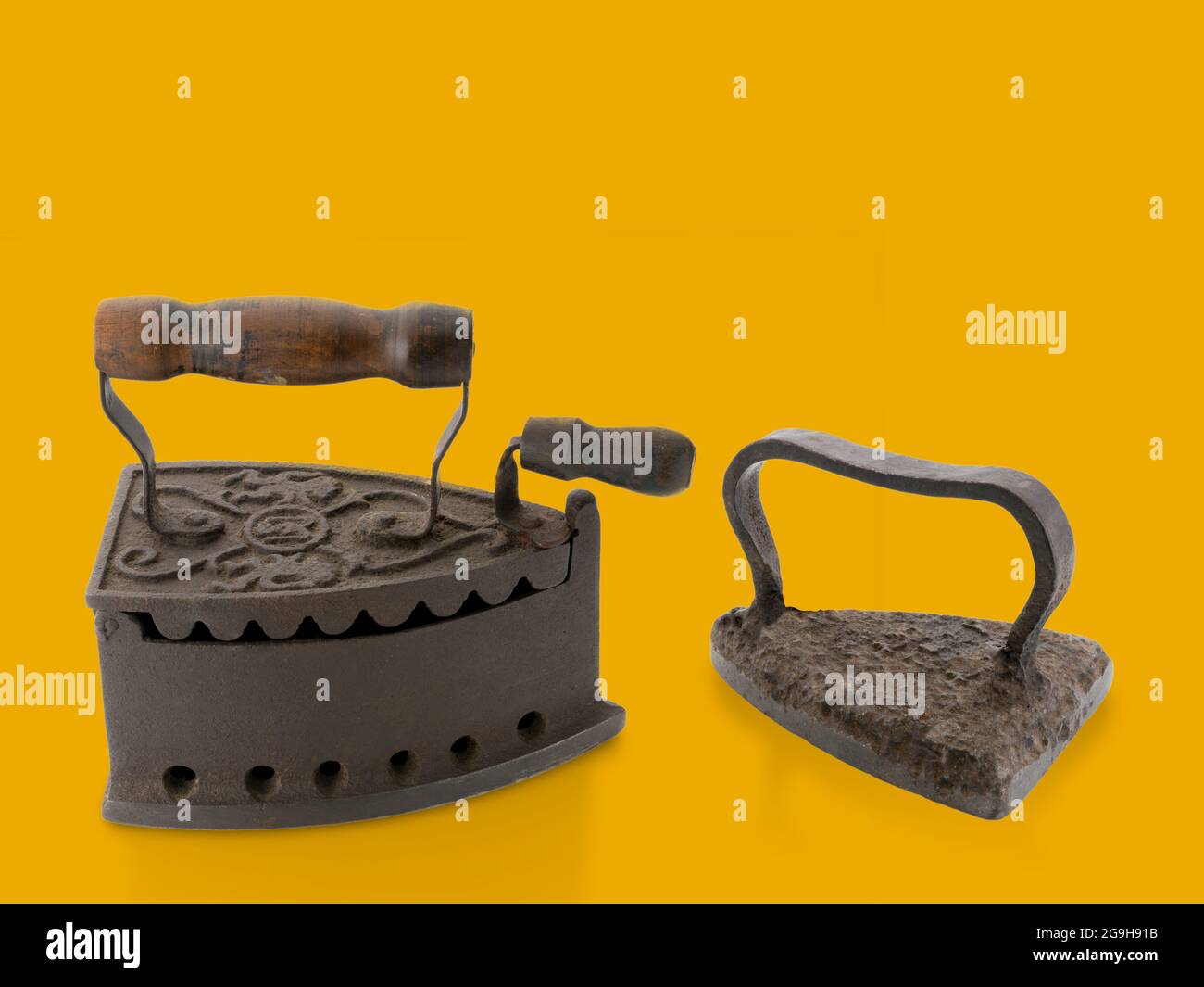 Antique cast iron stove antique hi-res stock photography and images - Alamy