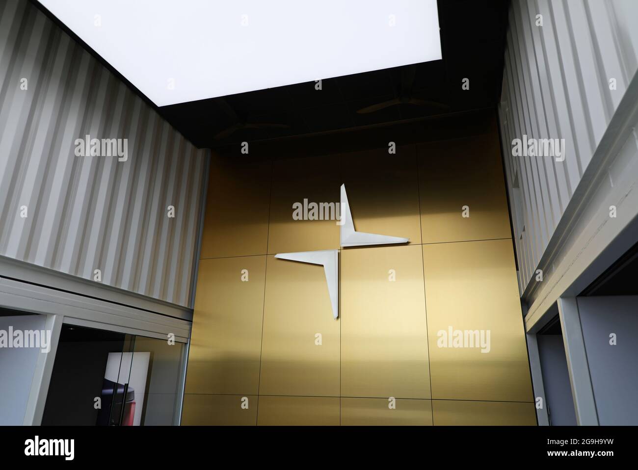 Polestar logo hi-res stock photography and images - Alamy