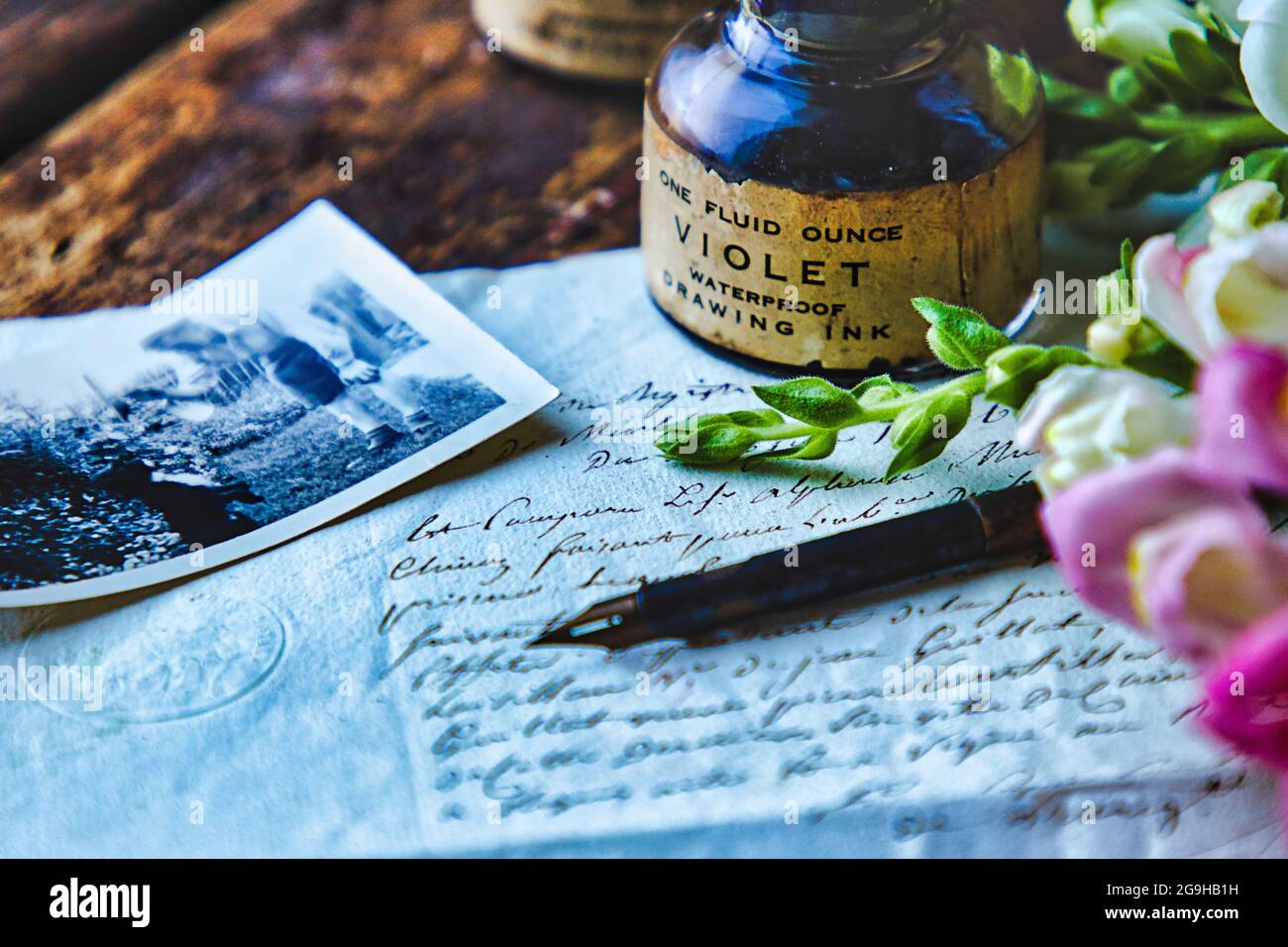 Old handwritten message hi-res stock photography and images - Alamy