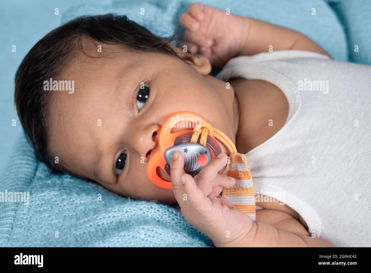 Back facing camera hi-res stock photography and images - Alamy