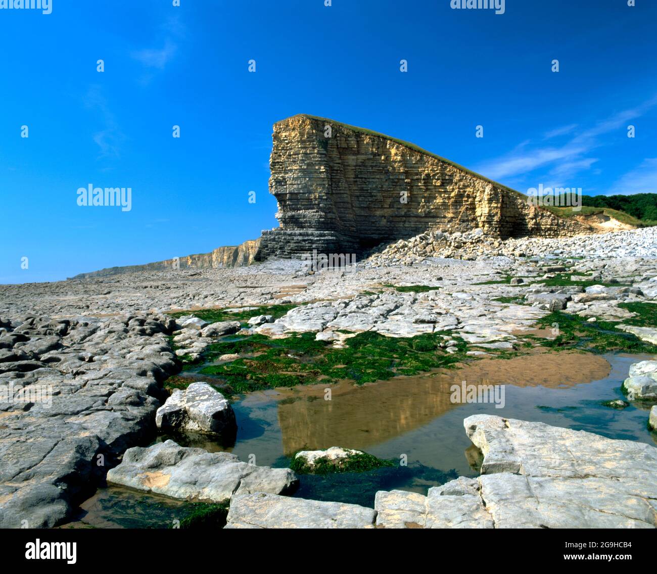 lias limestone cliffs, nash point, glamorgan heritage coast, vale of ...