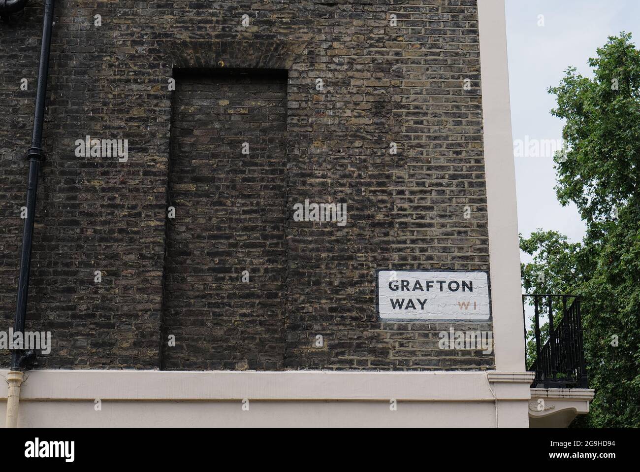 At grafton way hi-res stock photography and images - Alamy