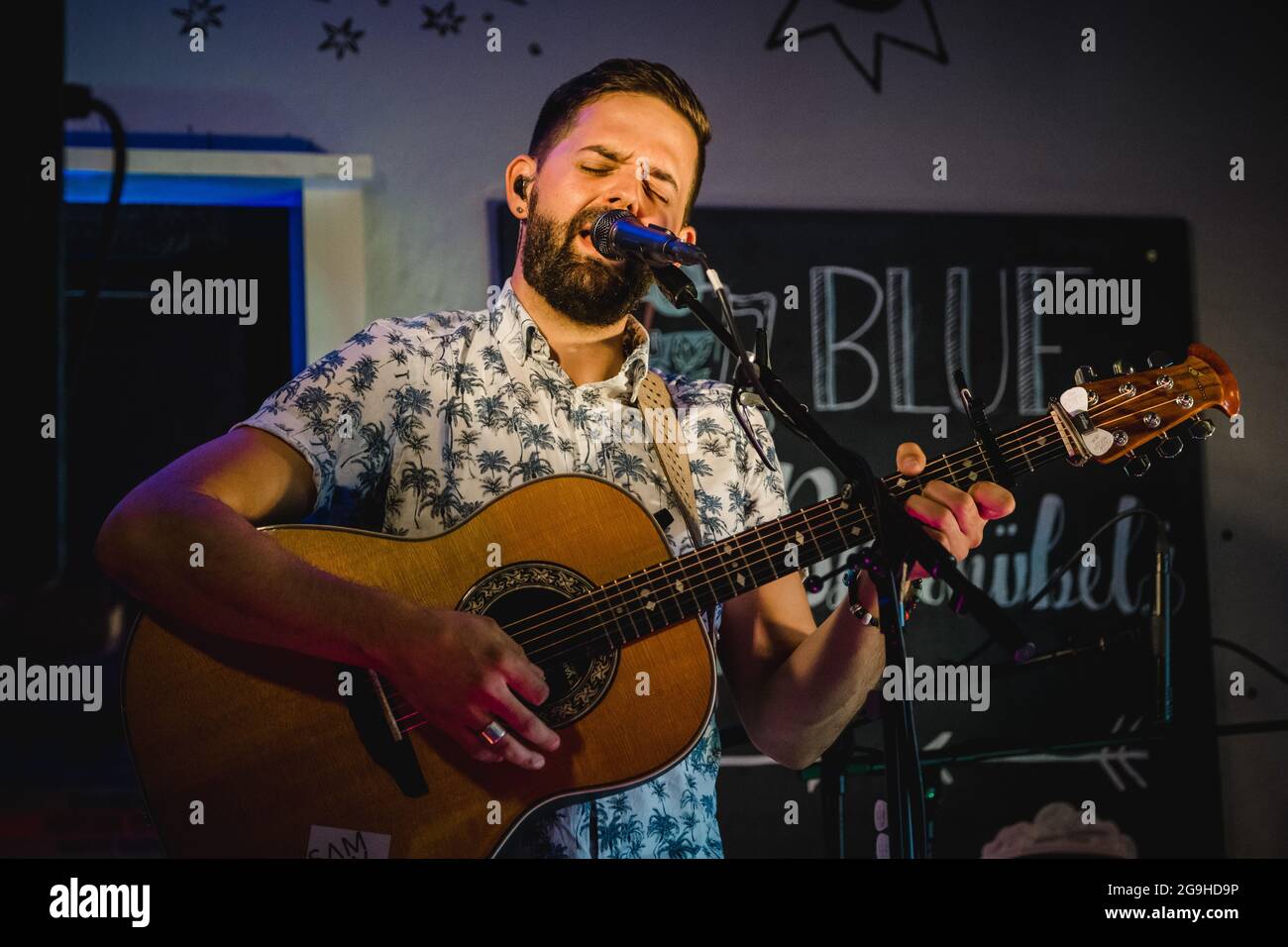 Sam gruber singer hi-res stock photography and images - Alamy