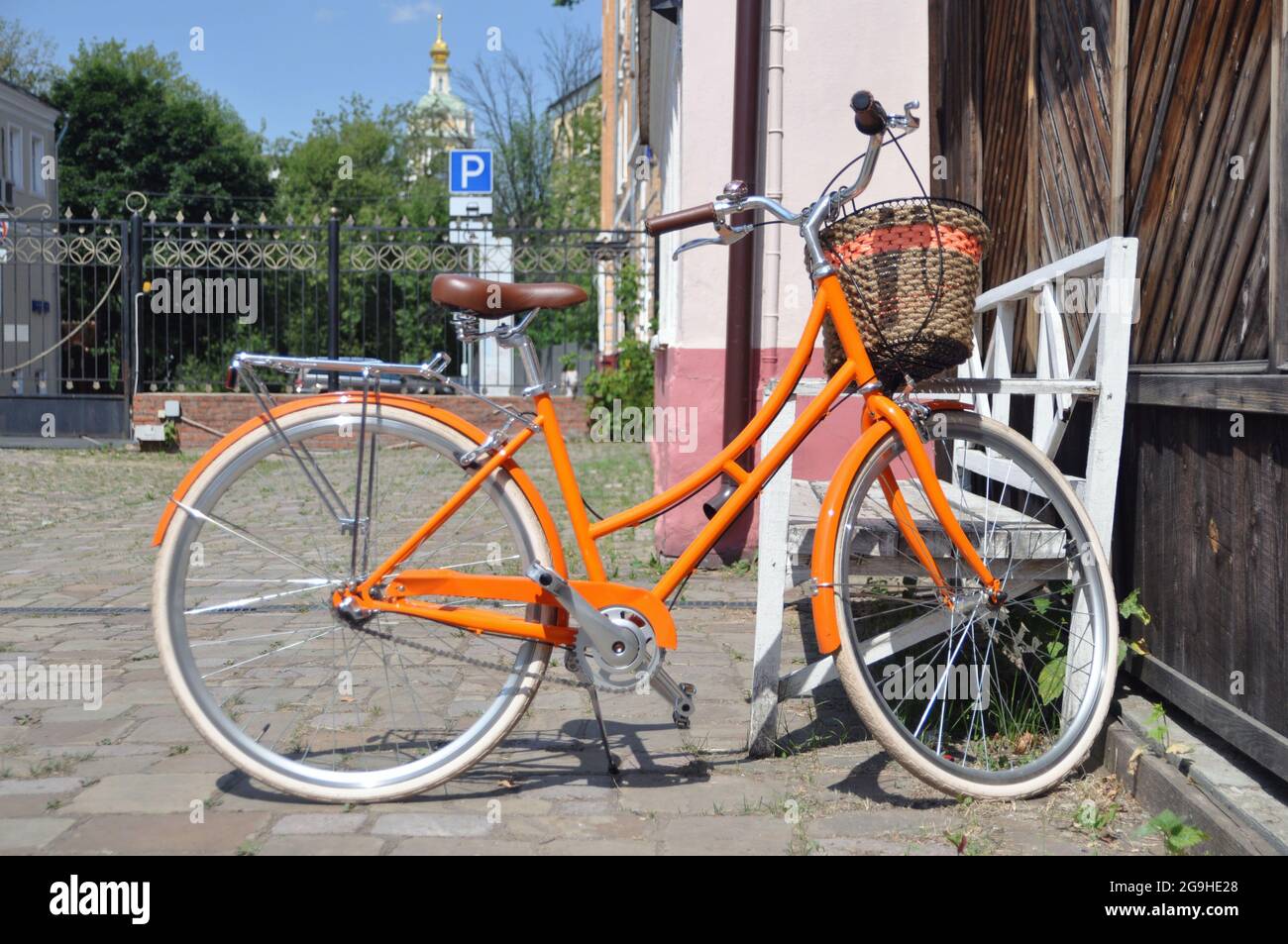Getting around by bike hi-res stock photography and images - Alamy