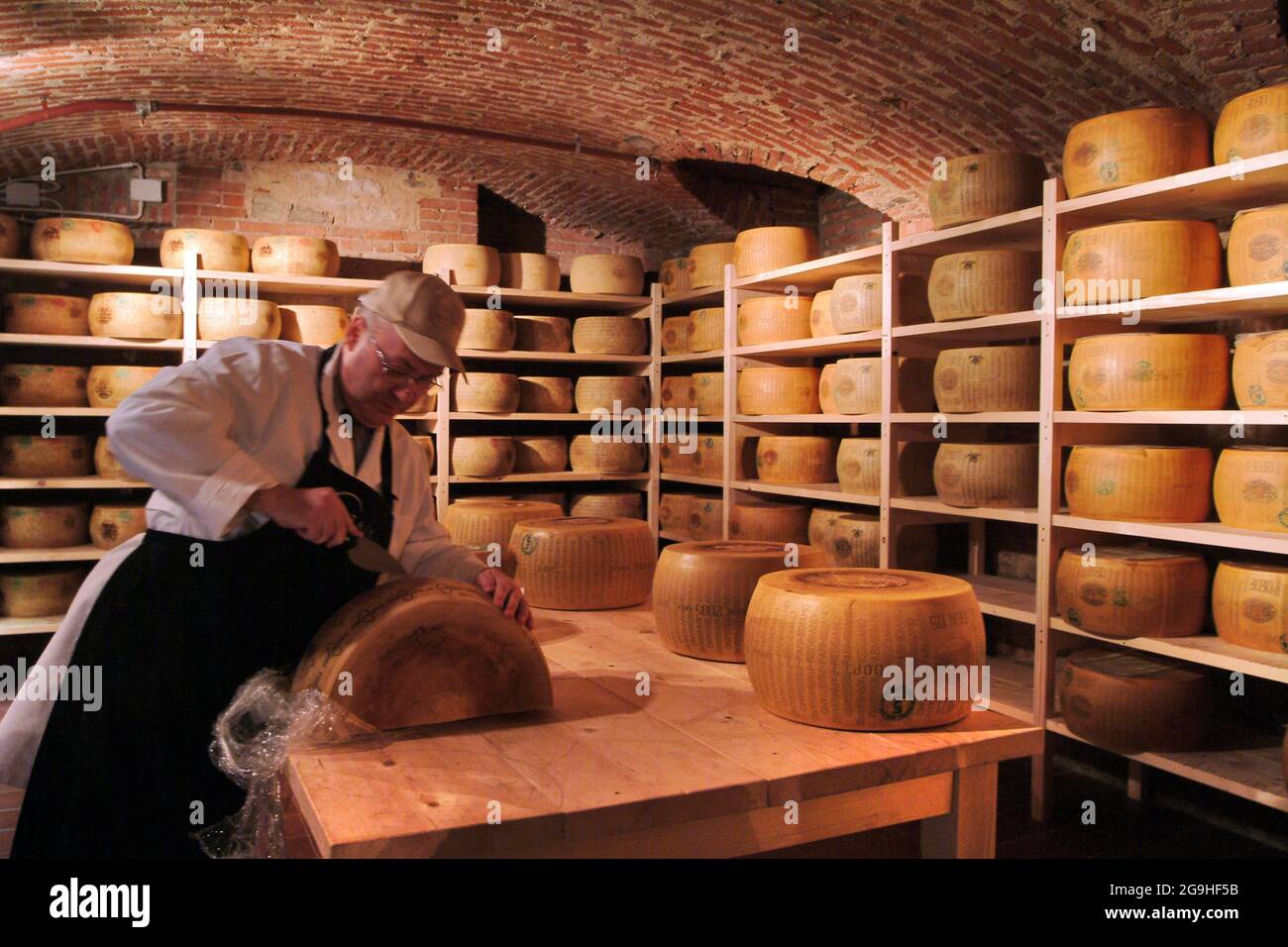 Eataly cheese hi-res stock photography and images - Alamy
