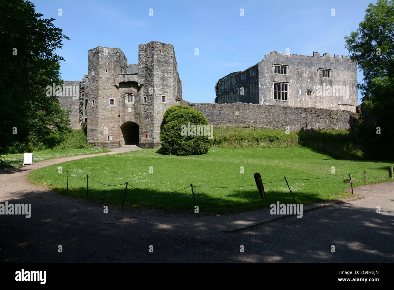 Entrance to Berry Pomeroy castle ruins. Reportedly haunted building ...