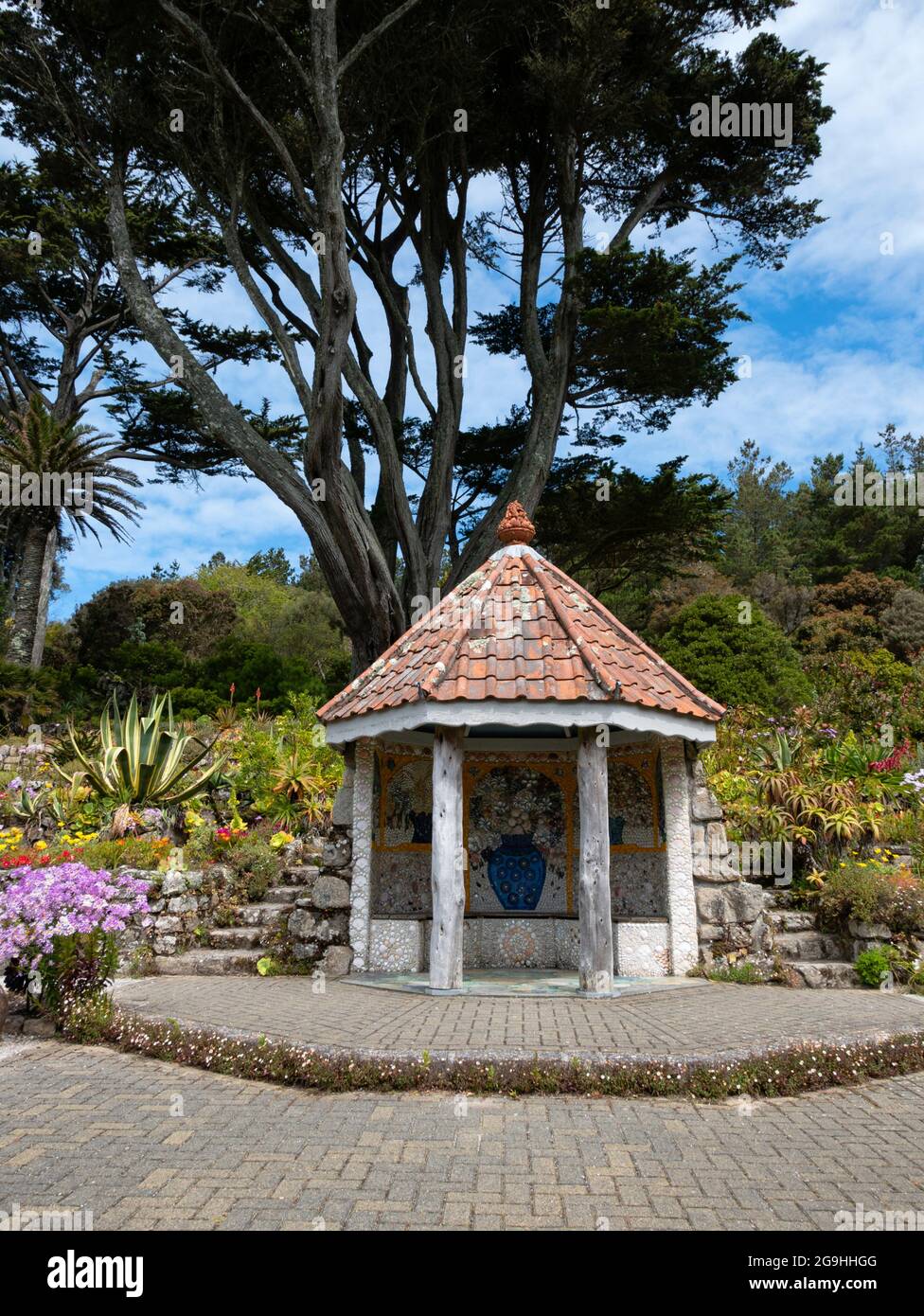 Tresco abbey gardens shell hi-res stock photography and images - Alamy