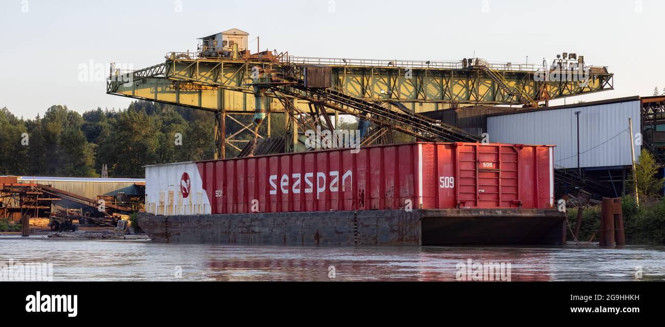 Container barge fraser river hi-res stock photography and images - Alamy