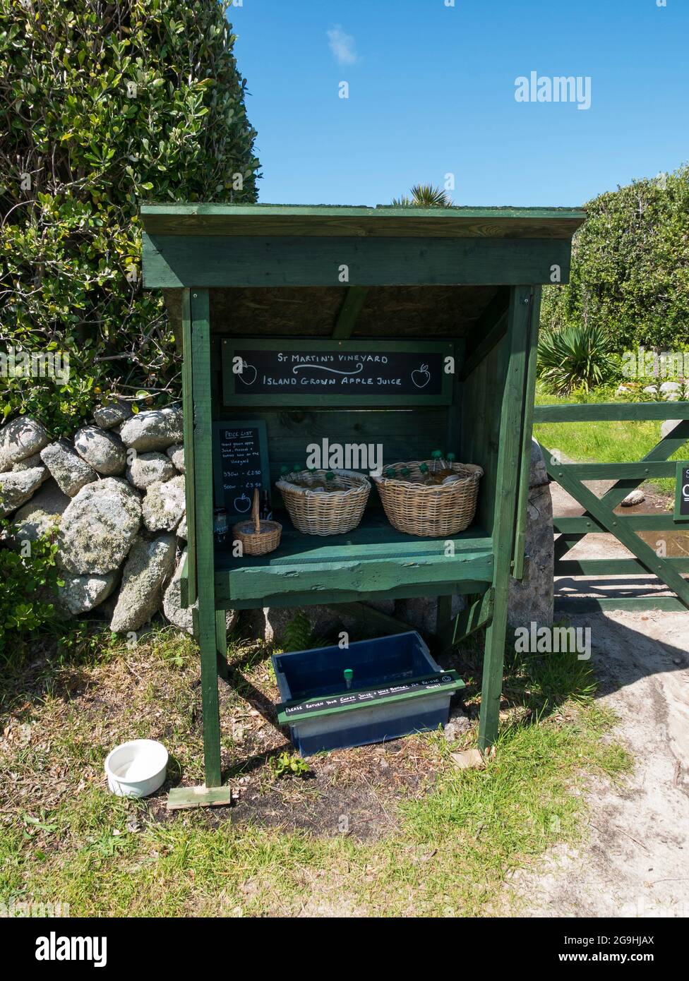 Honesty store hi-res stock photography and images - Alamy