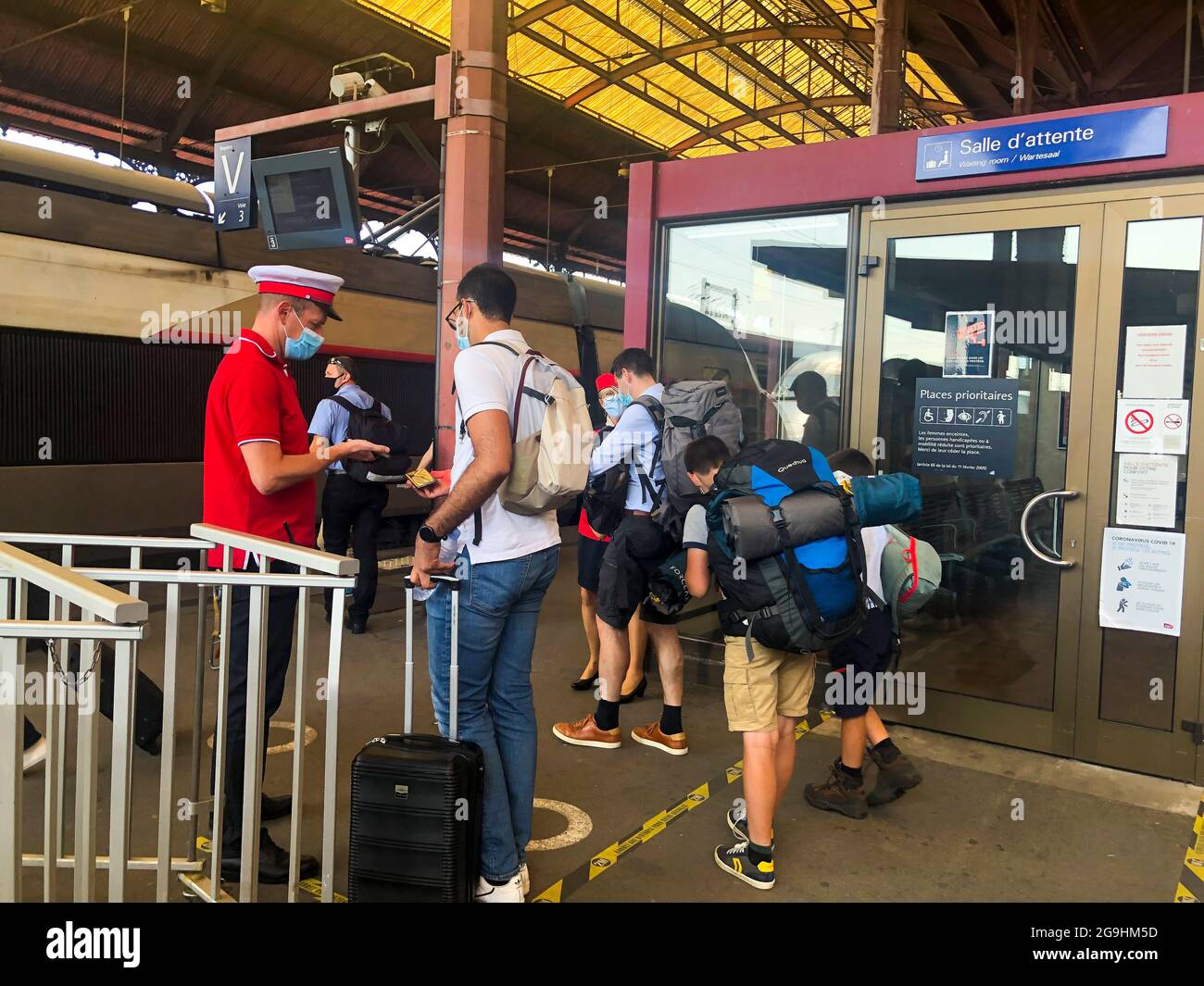 Sncf train tickets hi-res stock photography and images - Alamy