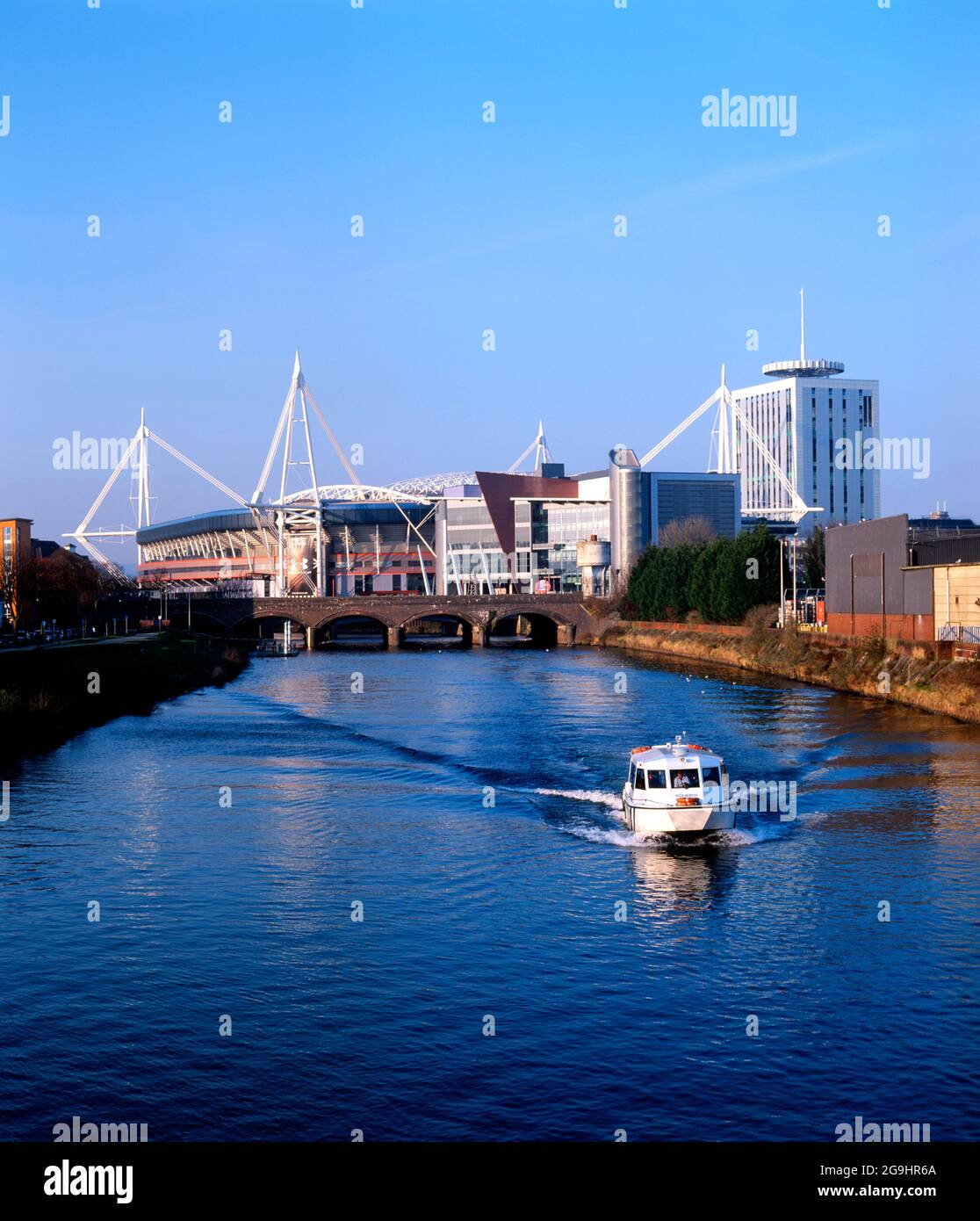 Cardiff aquabus hi-res stock photography and images - Alamy