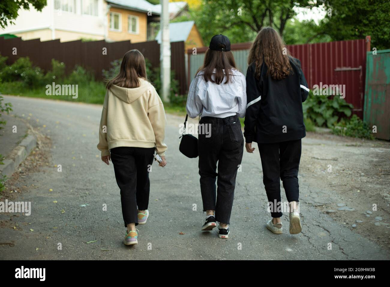 Teenagers walking countryside hi-res stock photography and images - Alamy