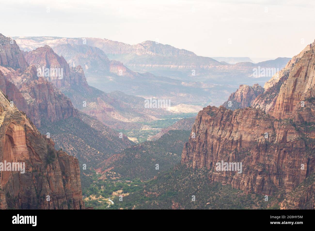 Looking through the canyon with views of Angels Landing and the Zion ...