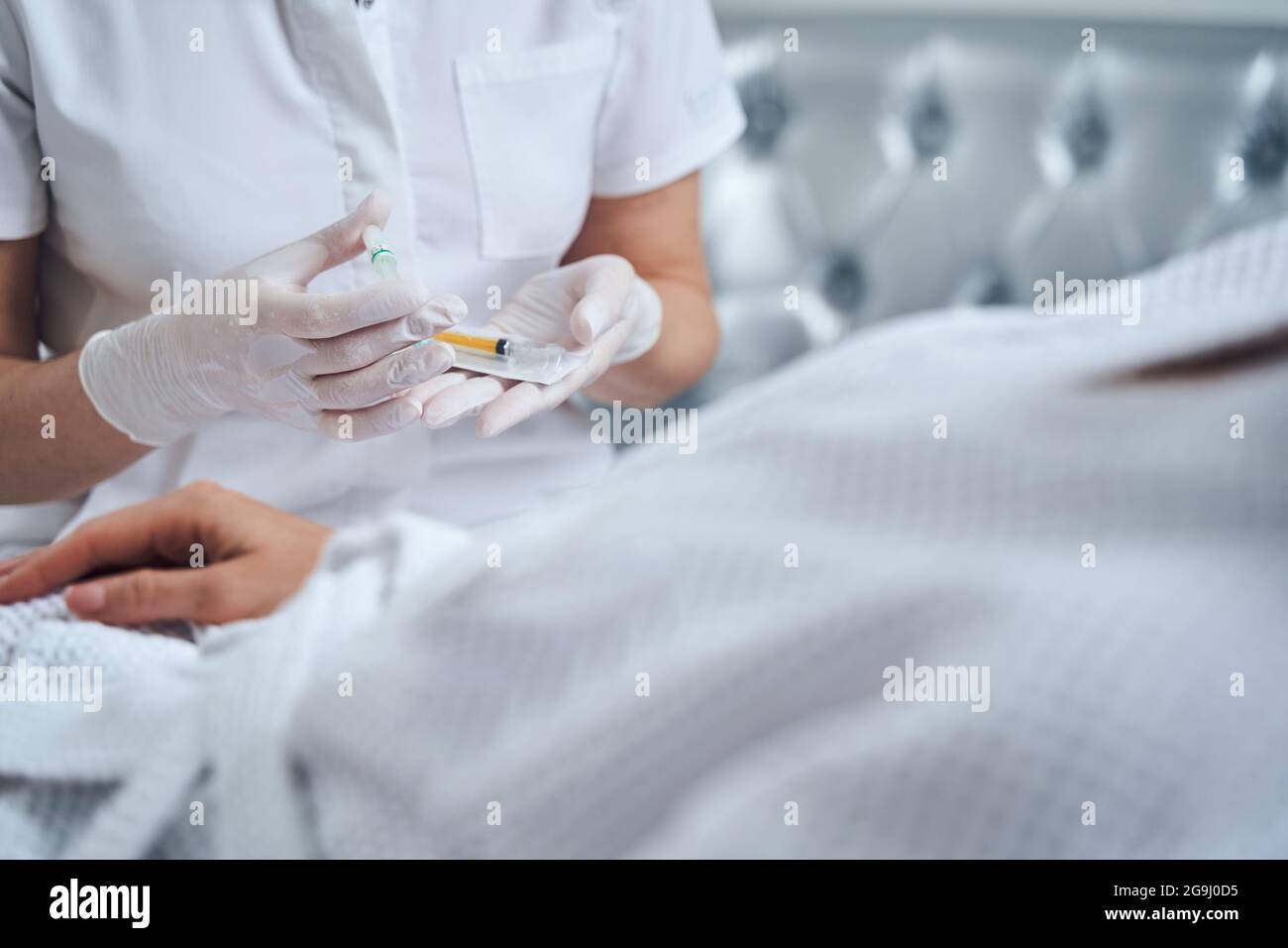 Sterile aesthetic hi-res stock photography and images - Alamy