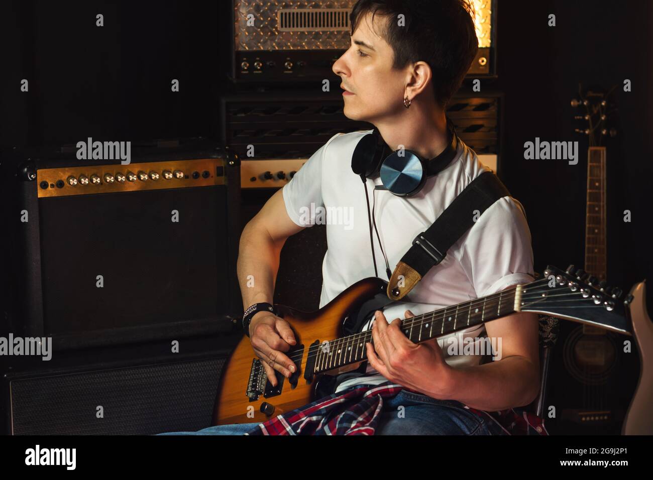 Base guitarist rehearsal in studio hi-res stock photography and images ...