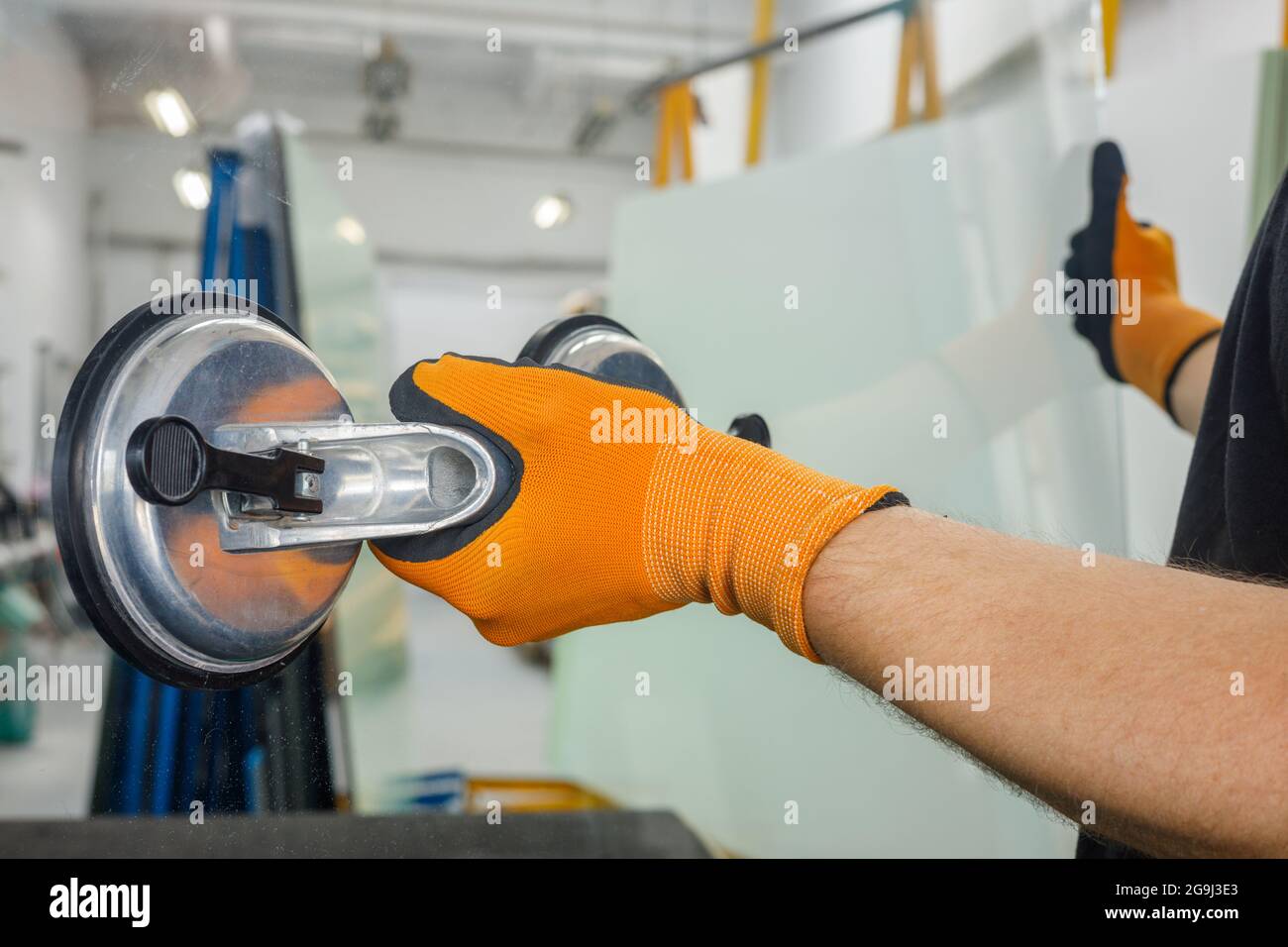 Suction cups for windows hi-res stock photography and images - Alamy