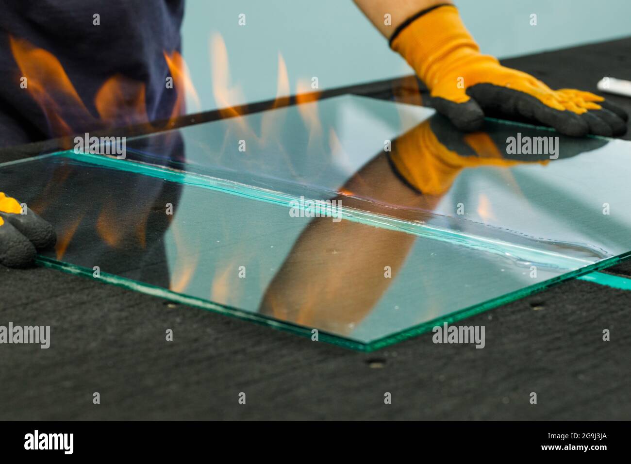 Laminated glass hi-res stock photography and images - Alamy