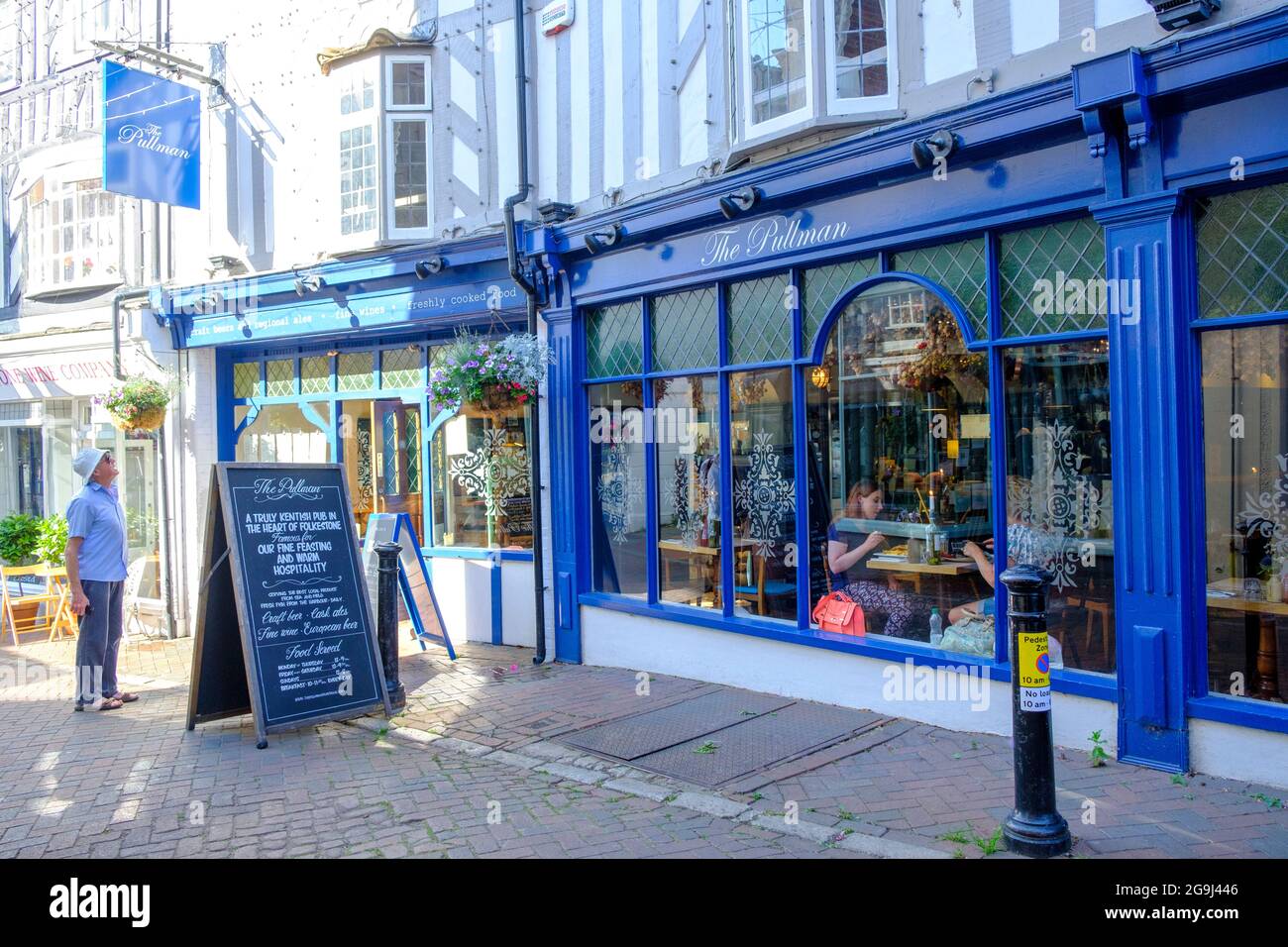 Folkestone, The Pullman, Gastro Pub, Kent, UK Stock Photo - Alamy