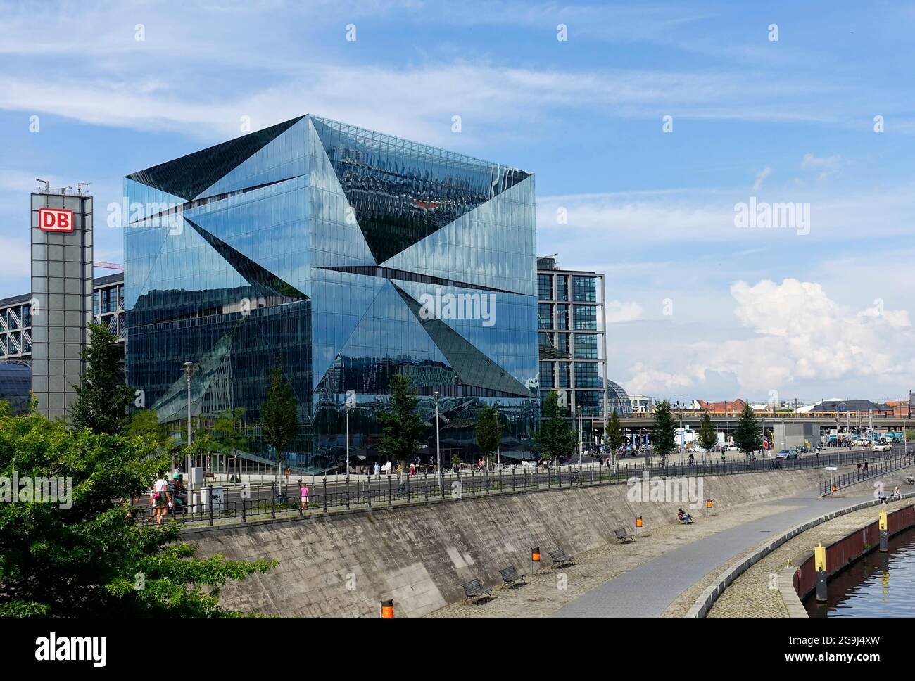 Berlin cube building berlin main railway station modern hi-res stock ...