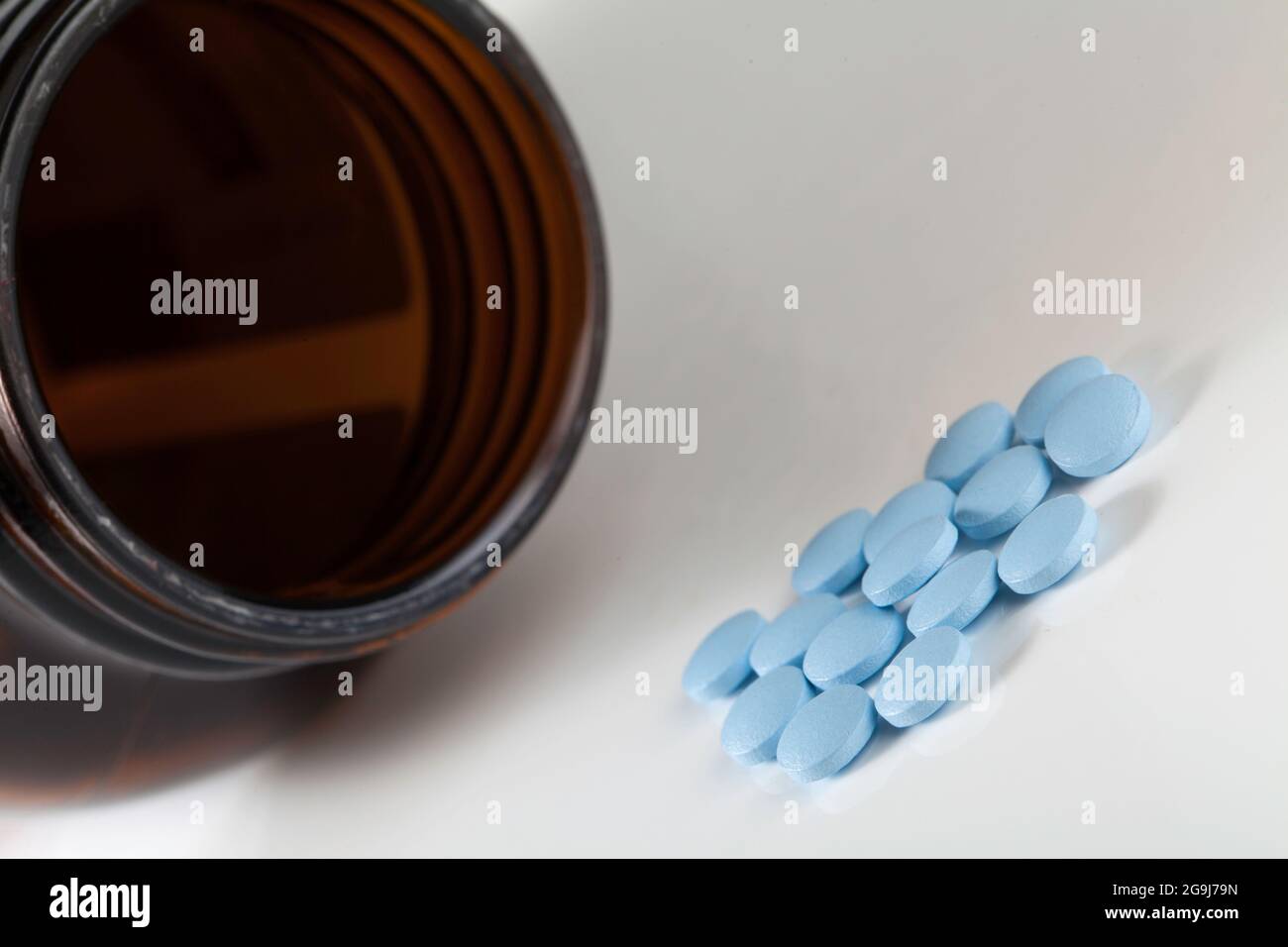 Drug pharmaceutical hi-res stock photography and images - Alamy