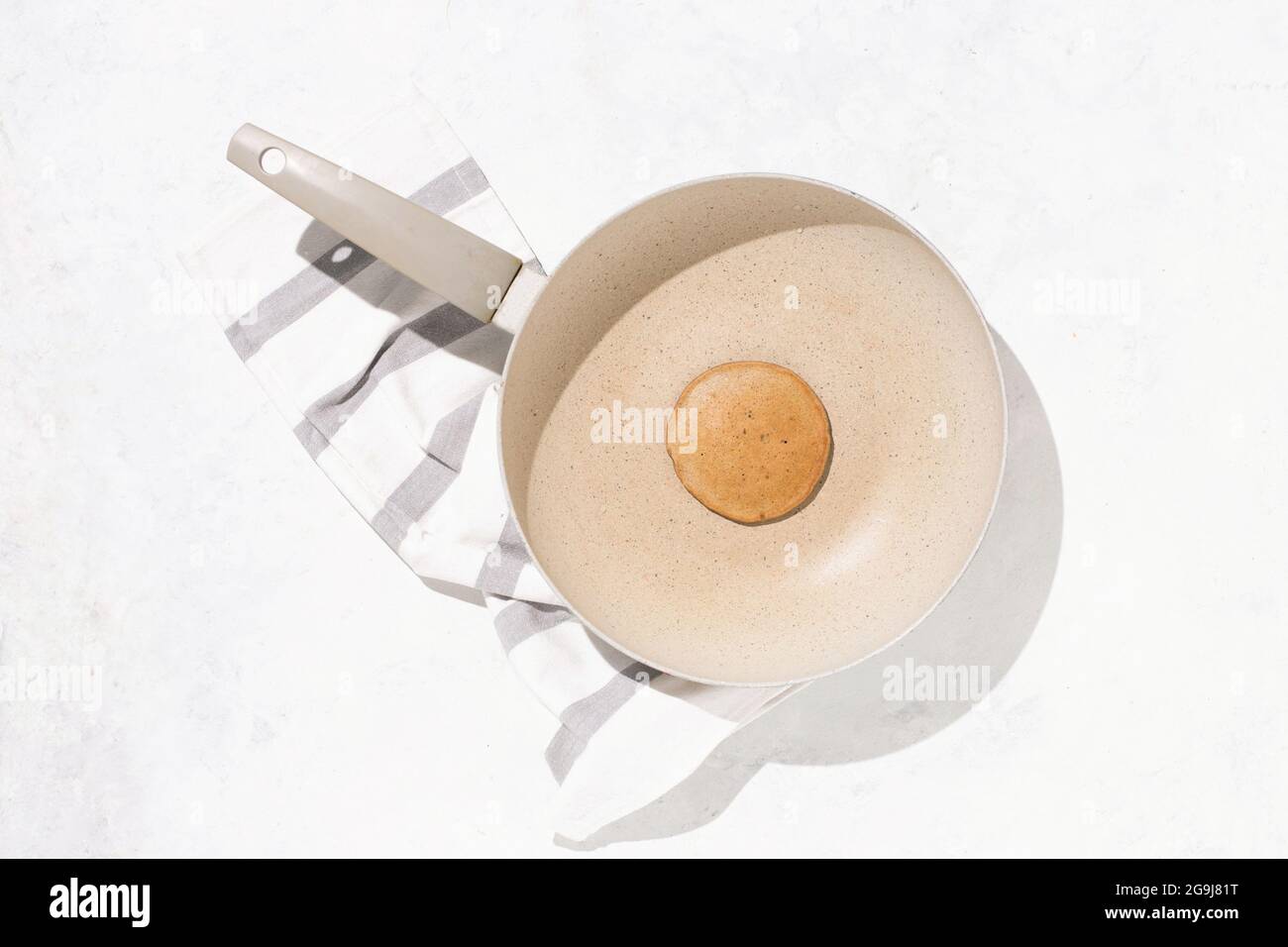 Pancakes recipe step-by-step ingredients pan cooking process Stock ...