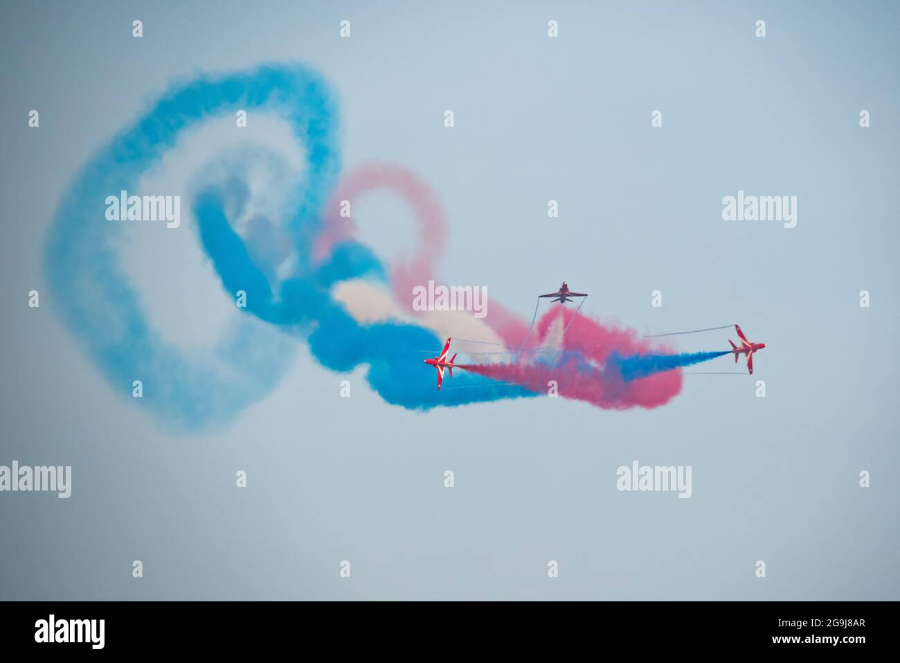 Red arrows diamond nine formation hi-res stock photography and images ...