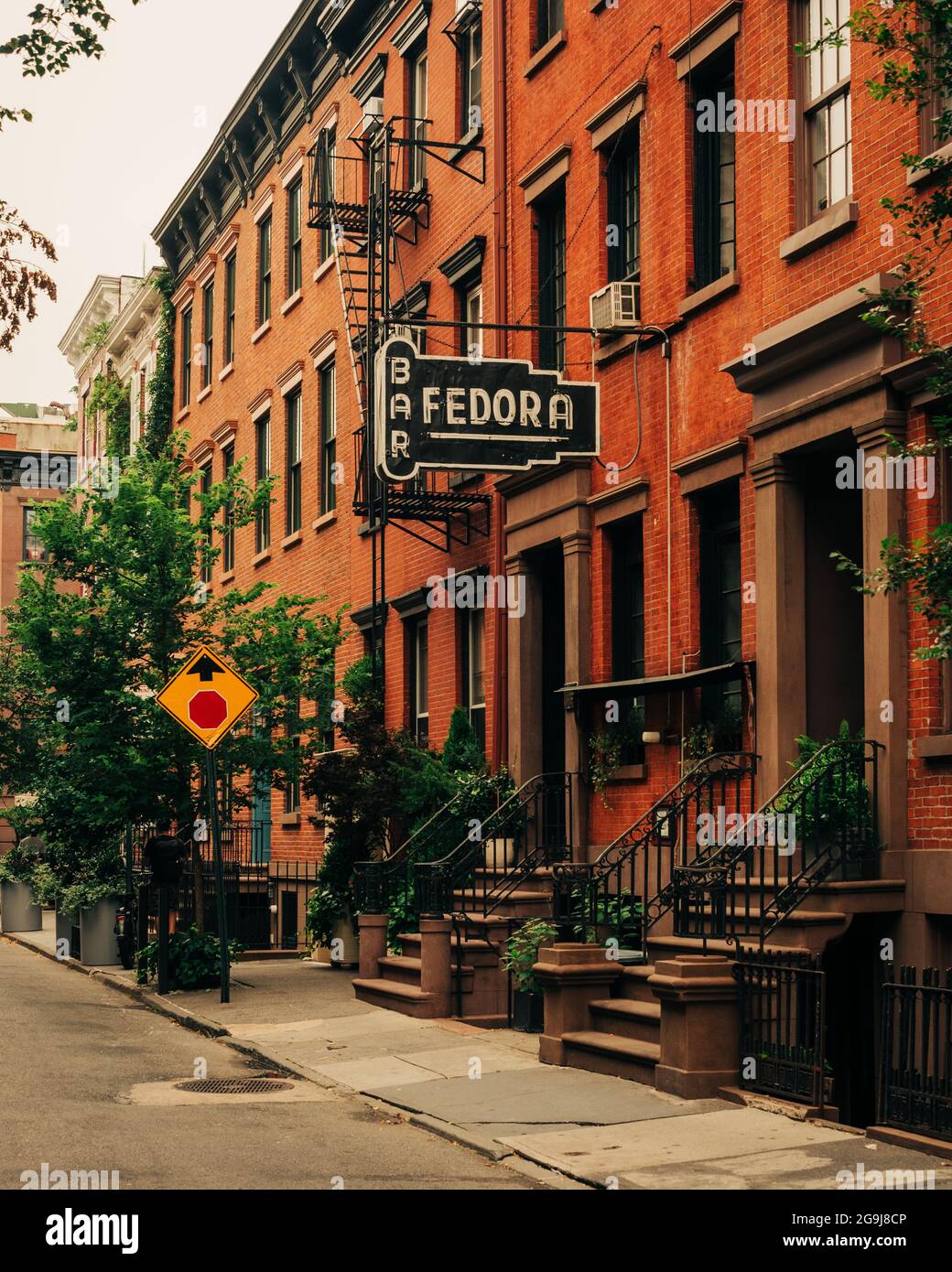 Fedora bar hi-res stock photography and images - Alamy