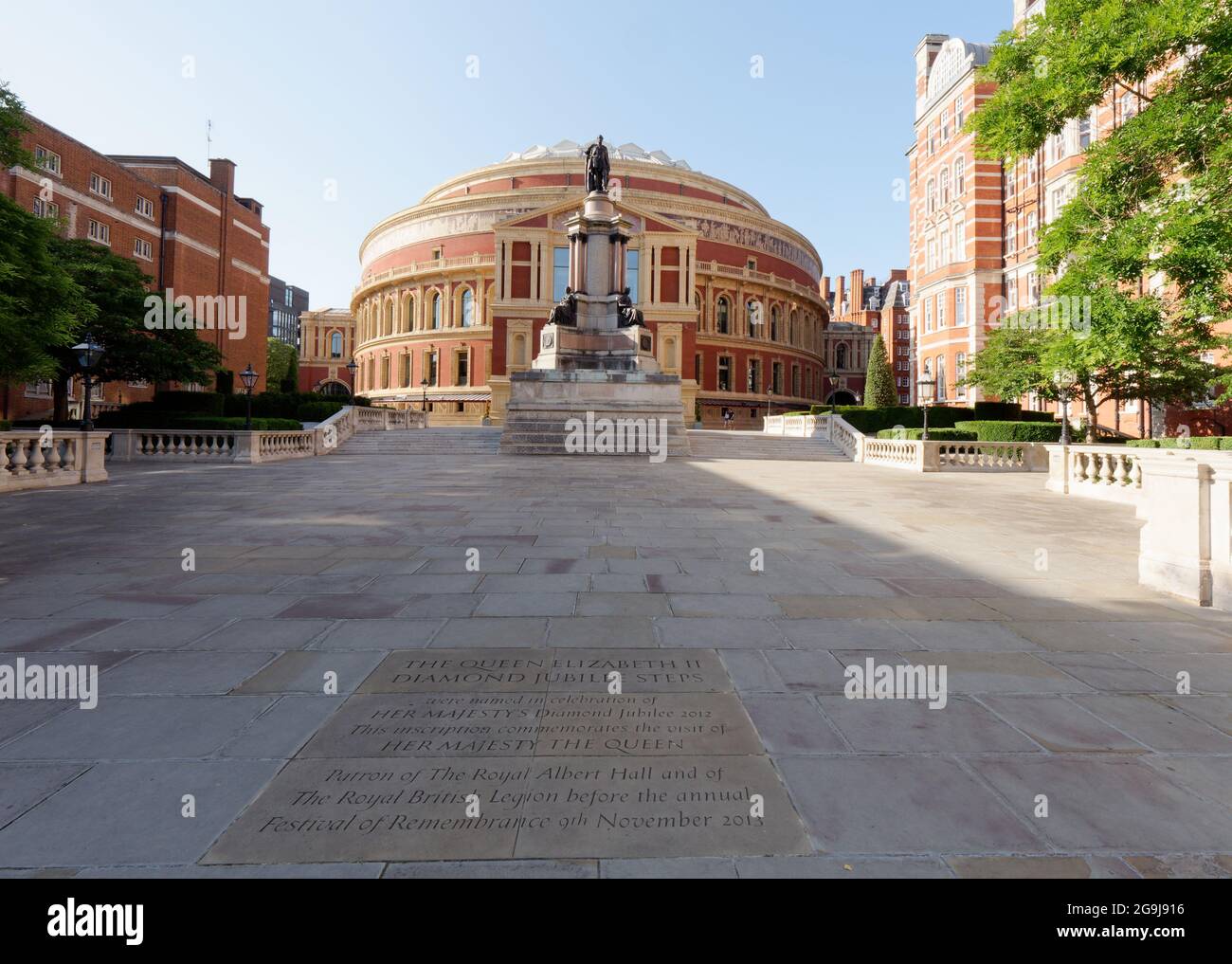 Concert hall architecture hi-res stock photography and images - Alamy